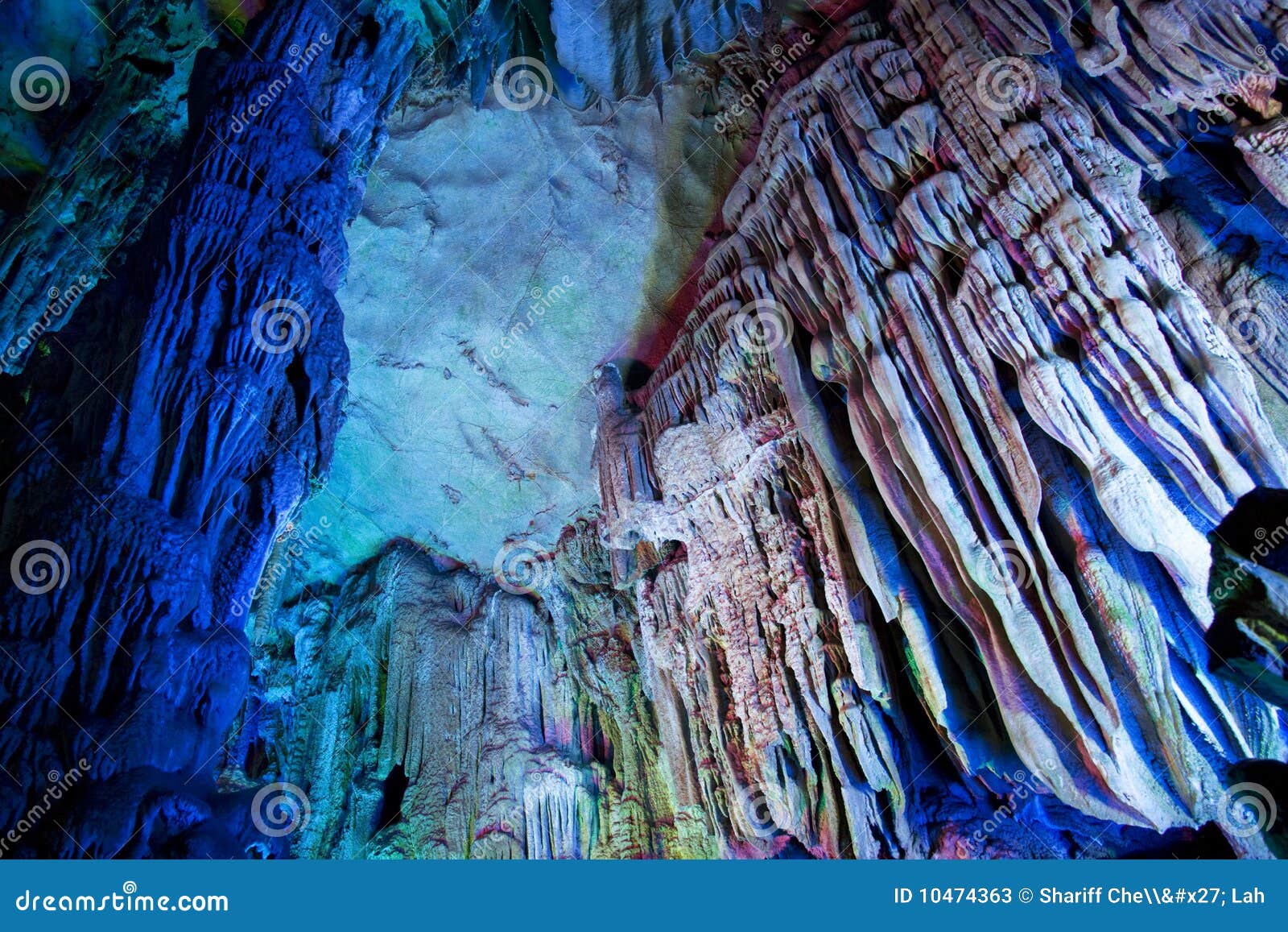 De Vormingen Van De Stalactiet En Van De Stalagmiet Stock Afbeelding ...