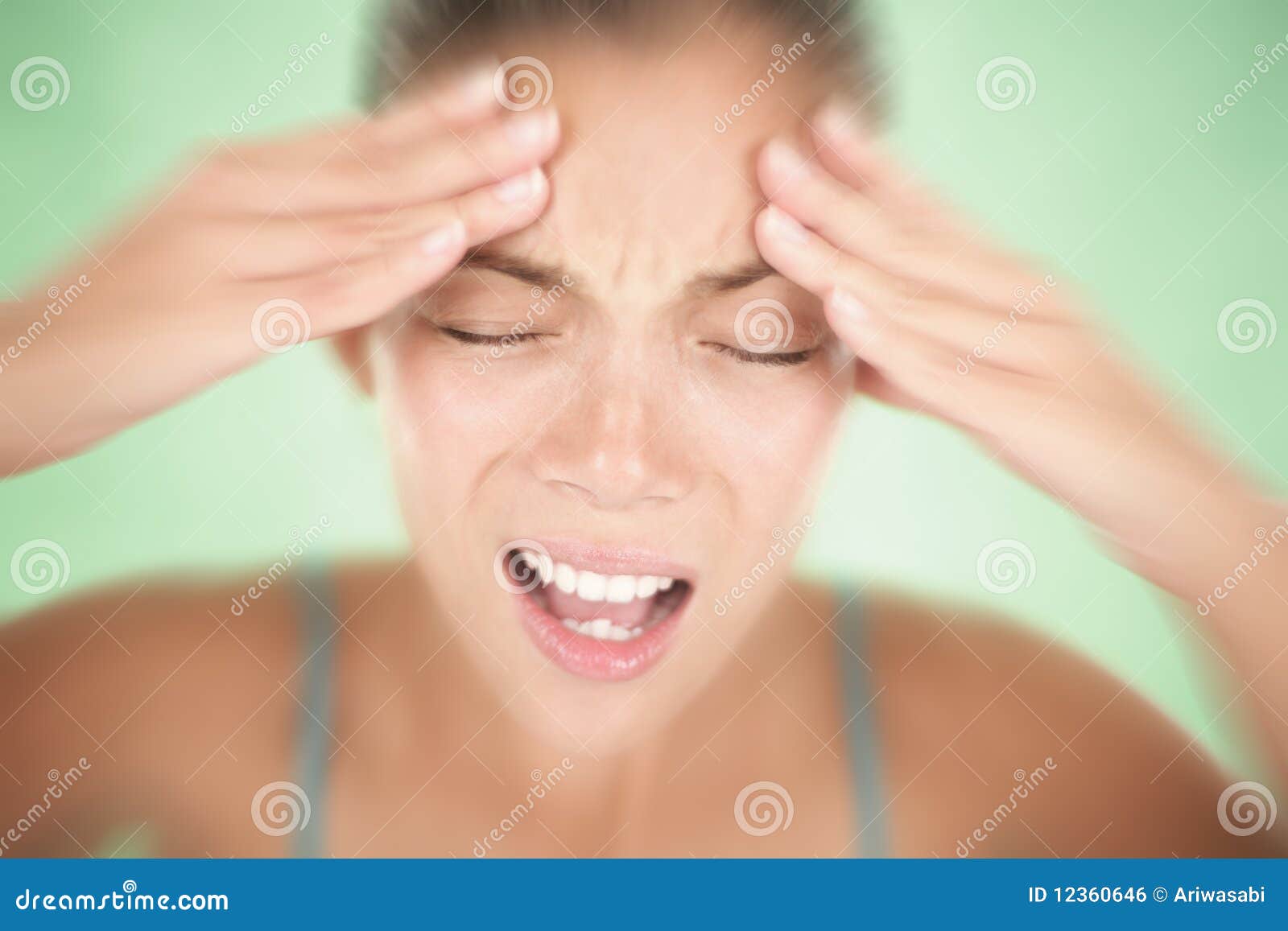 De vrouw van de hoofdpijn stock foto. Image of hoofd - 12360646