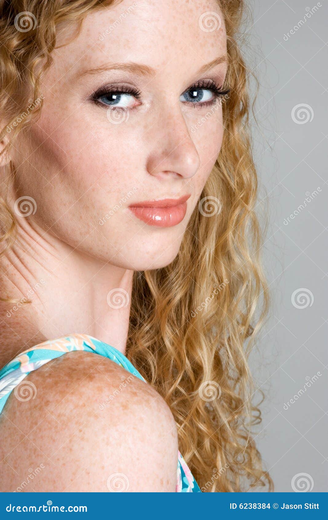 De Vrouw van sproeten stock foto. Image of meisje, vrouwen - 6238384