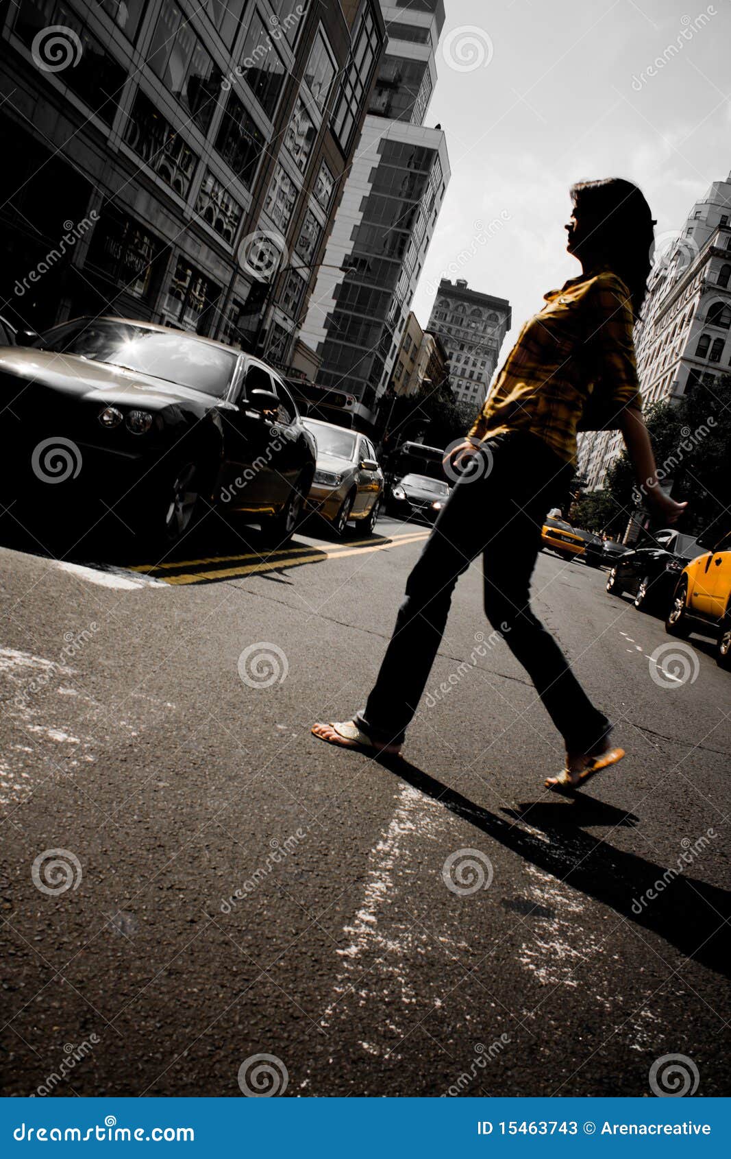 De Vrouwelijke Voetganger Van De Stad Stock Afbeelding - Image of ...