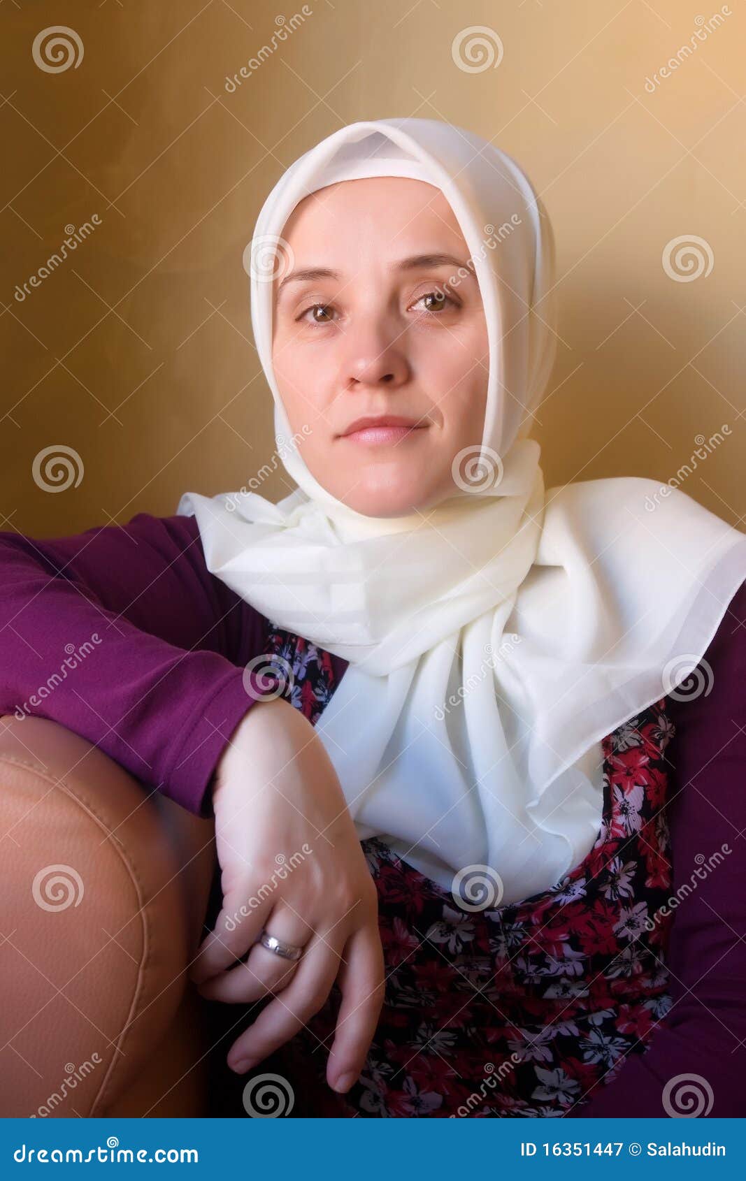 De Vrouwenportret Van Het Mohammedanisme Stock Afbeelding - Image of ...