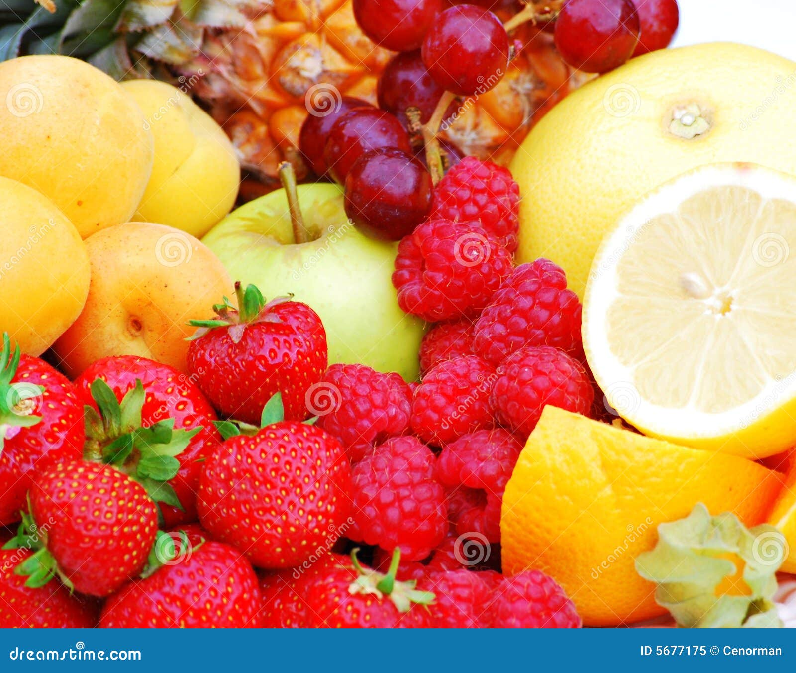 De vruchten van de zomer stock afbeelding. Image of sinaasappel - 5677175