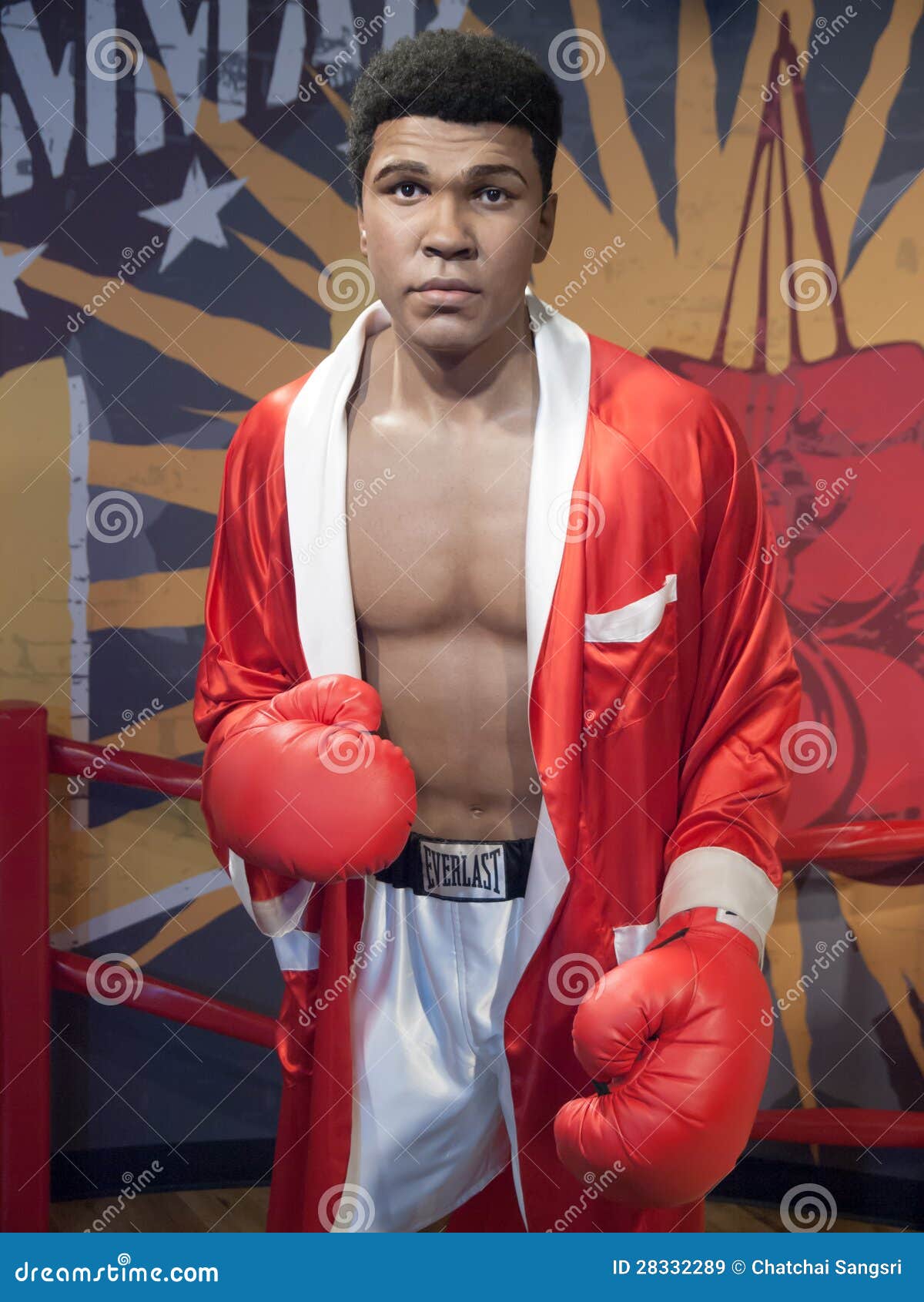 De Wasstandbeeld Van Muhammad Ali Redactionele Stock Afbeelding - Image ...