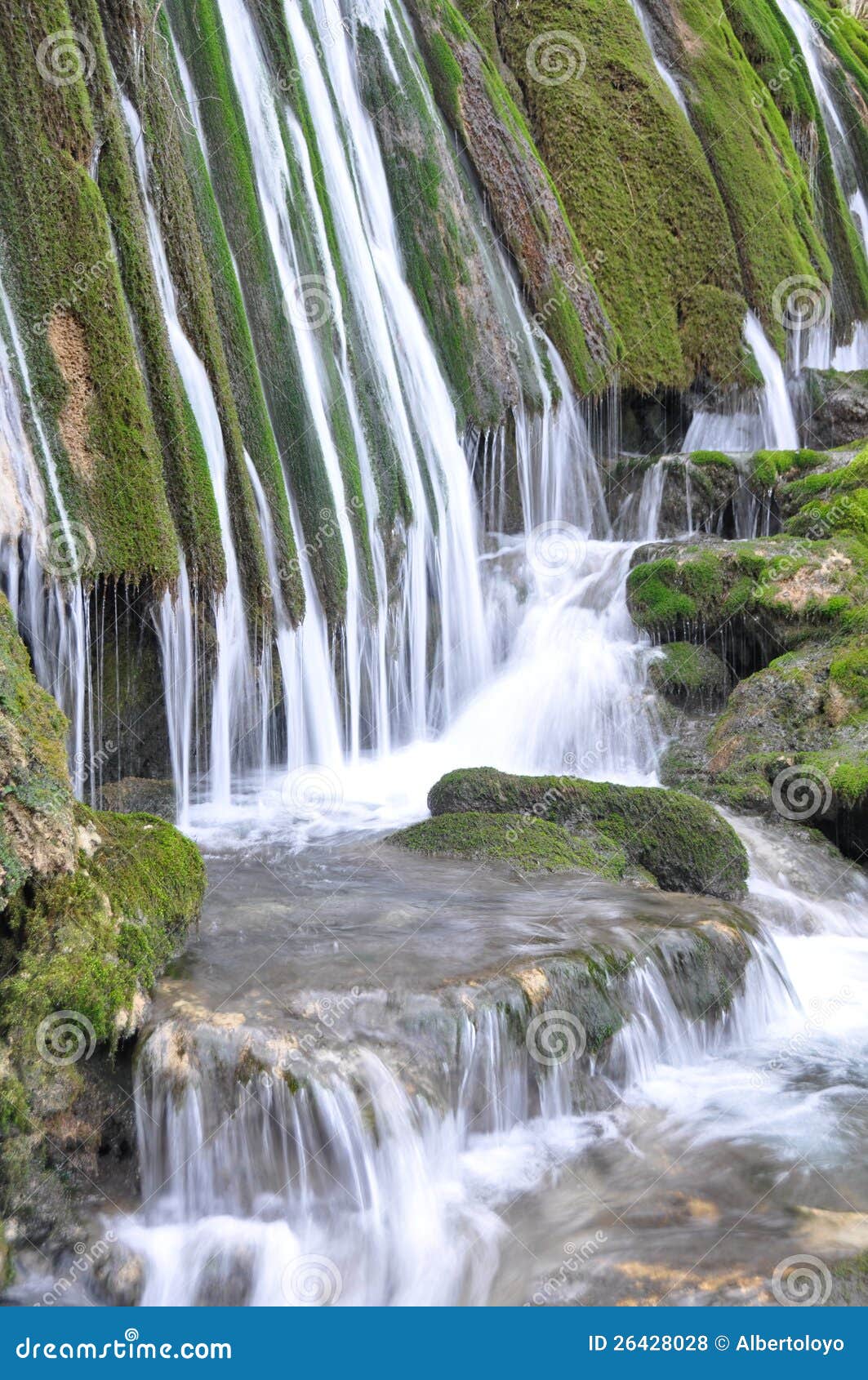 De Waterval Van Toberia, Baskisch Land Stock Foto - Image of mening ...