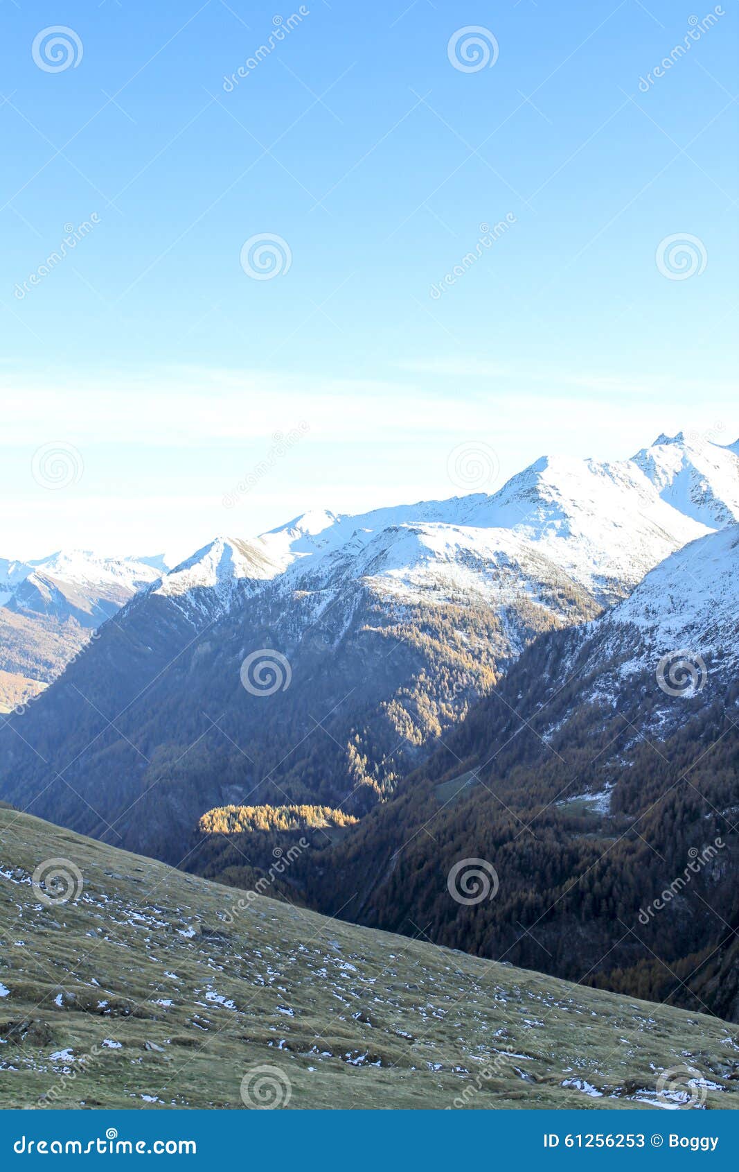 De Weg Van De Wandeling in De Julian Alpen Stock Afbeelding - Image of ...