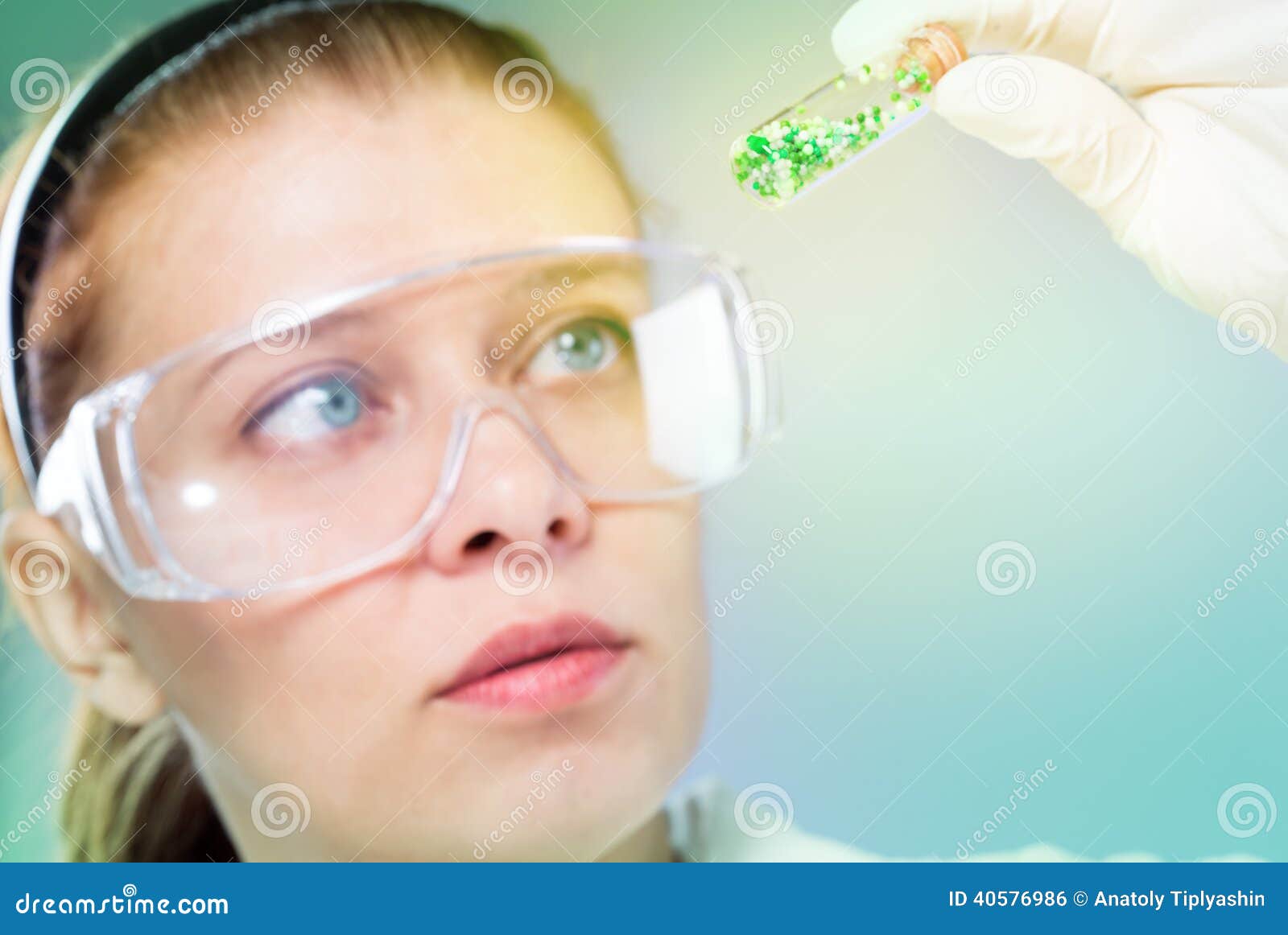 De Wetenschapper Van De Vrouw in Laboratorium Stock Foto - Image of ...