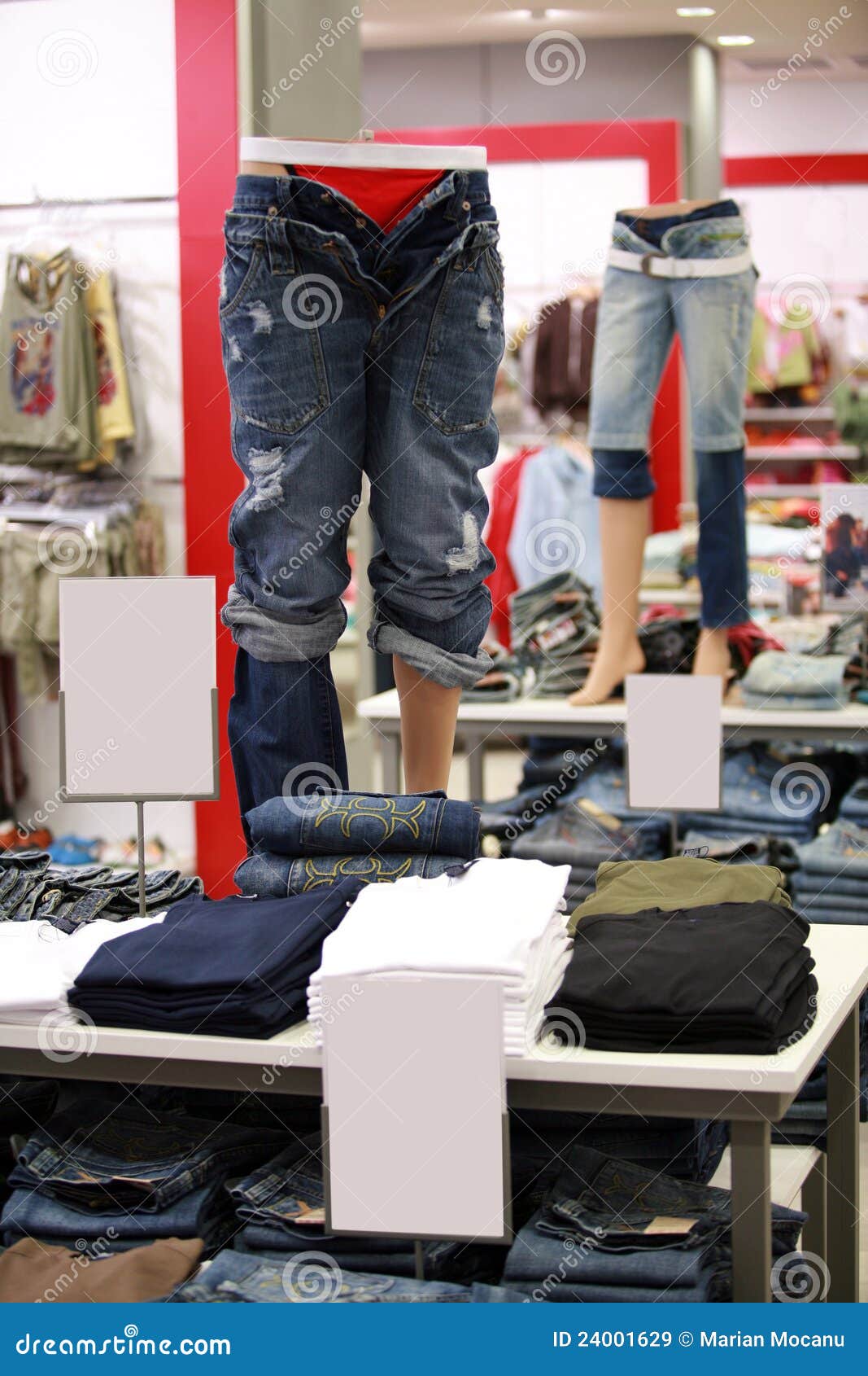 De winkel van de kleding stock afbeelding. Image of element - 24001629