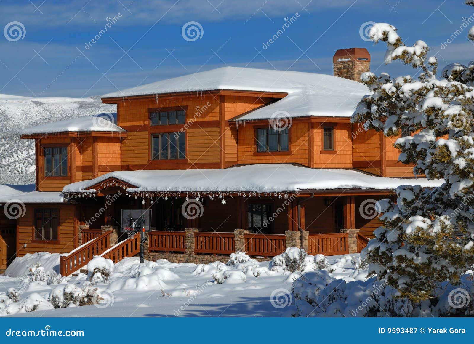 De winterhuis van Colorado stock afbeelding. Image of landgoed - 9593487