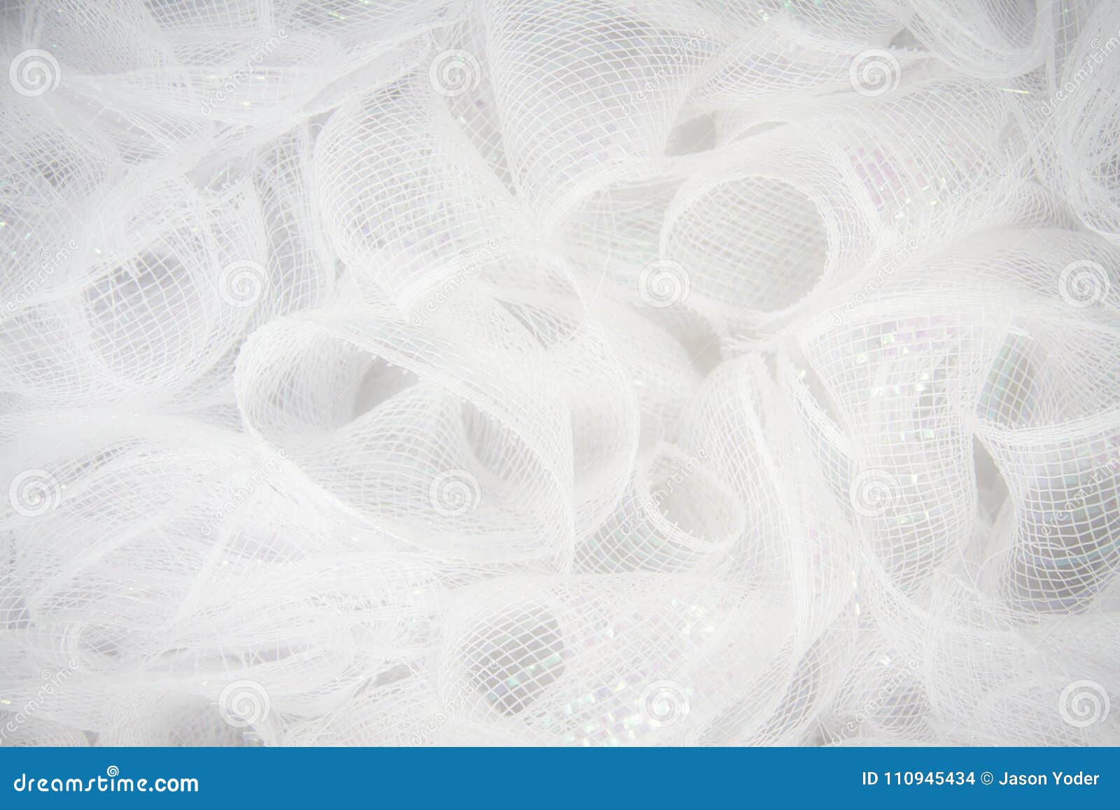 De Witte Achtergrond Van Tulle Stock Foto - Image of materiaal, franje ...