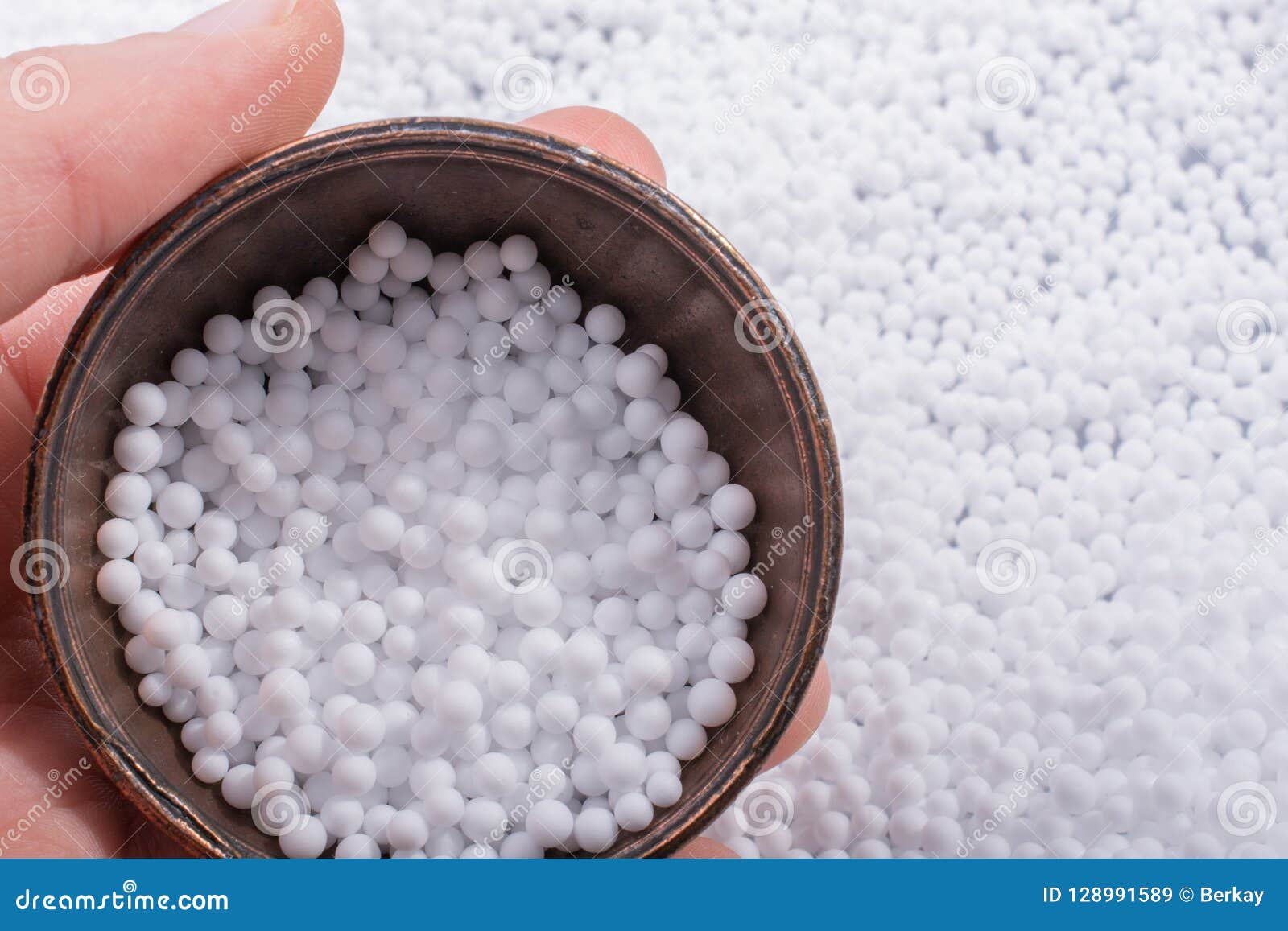 De Witte Ballen Van Het Polystyreenschuim Als Achtergrond Stock ...