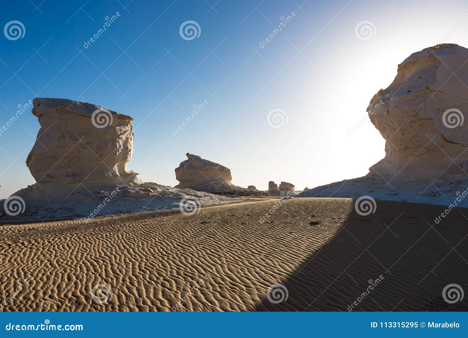 De Witte Woestijn in Farafra in De Sahara Van Egypte Stock Afbeelding ...