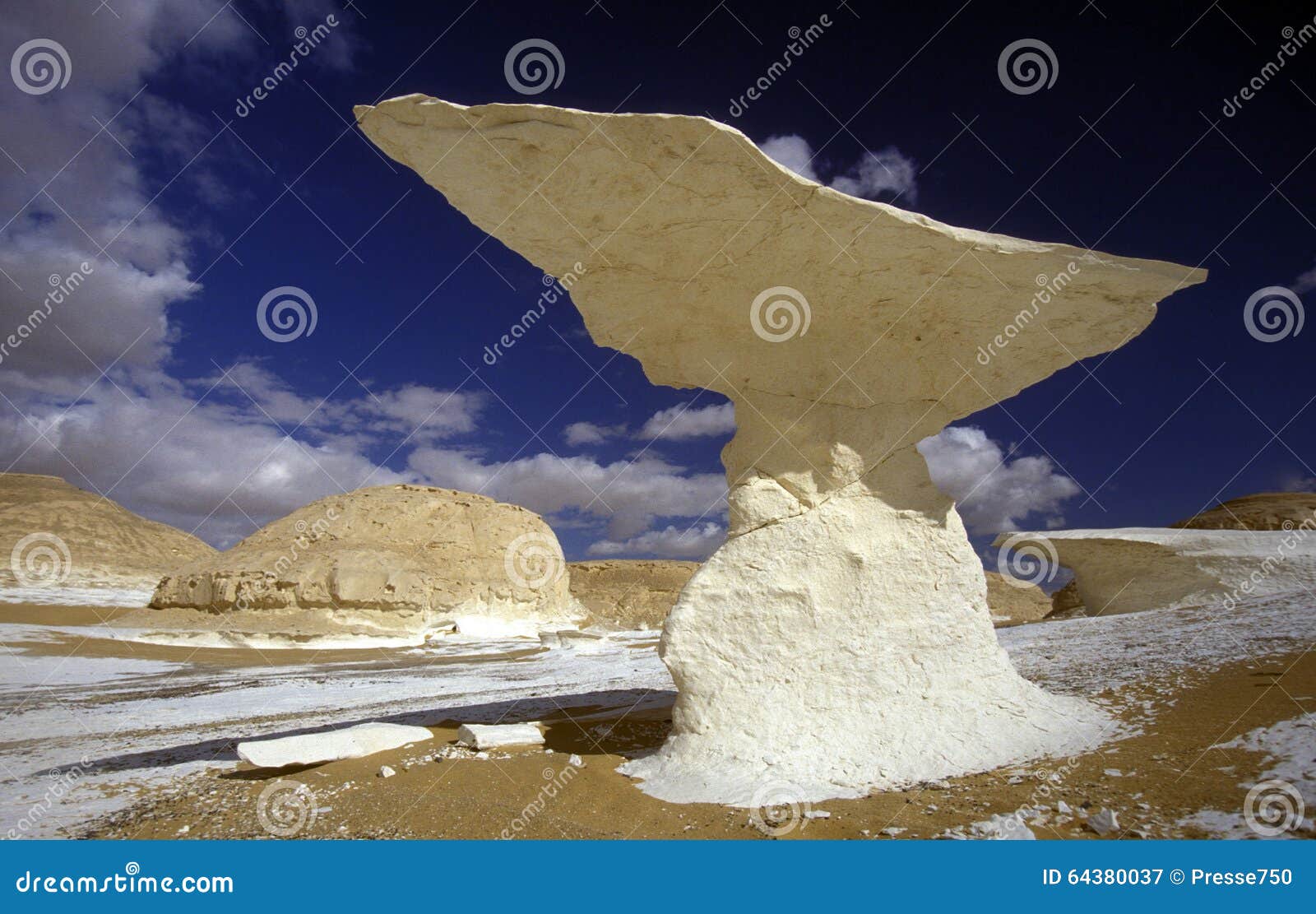 DE WITTE WOESTIJN VAN AFRIKA EGYPTE DE SAHARA FARAFRA Redactionele ...