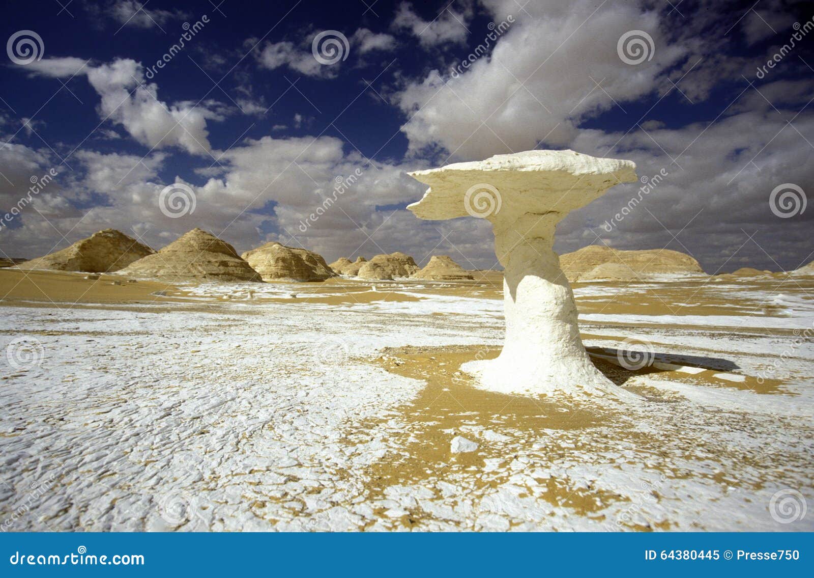 DE WITTE WOESTIJN VAN AFRIKA EGYPTE DE SAHARA FARAFRA Redactionele ...