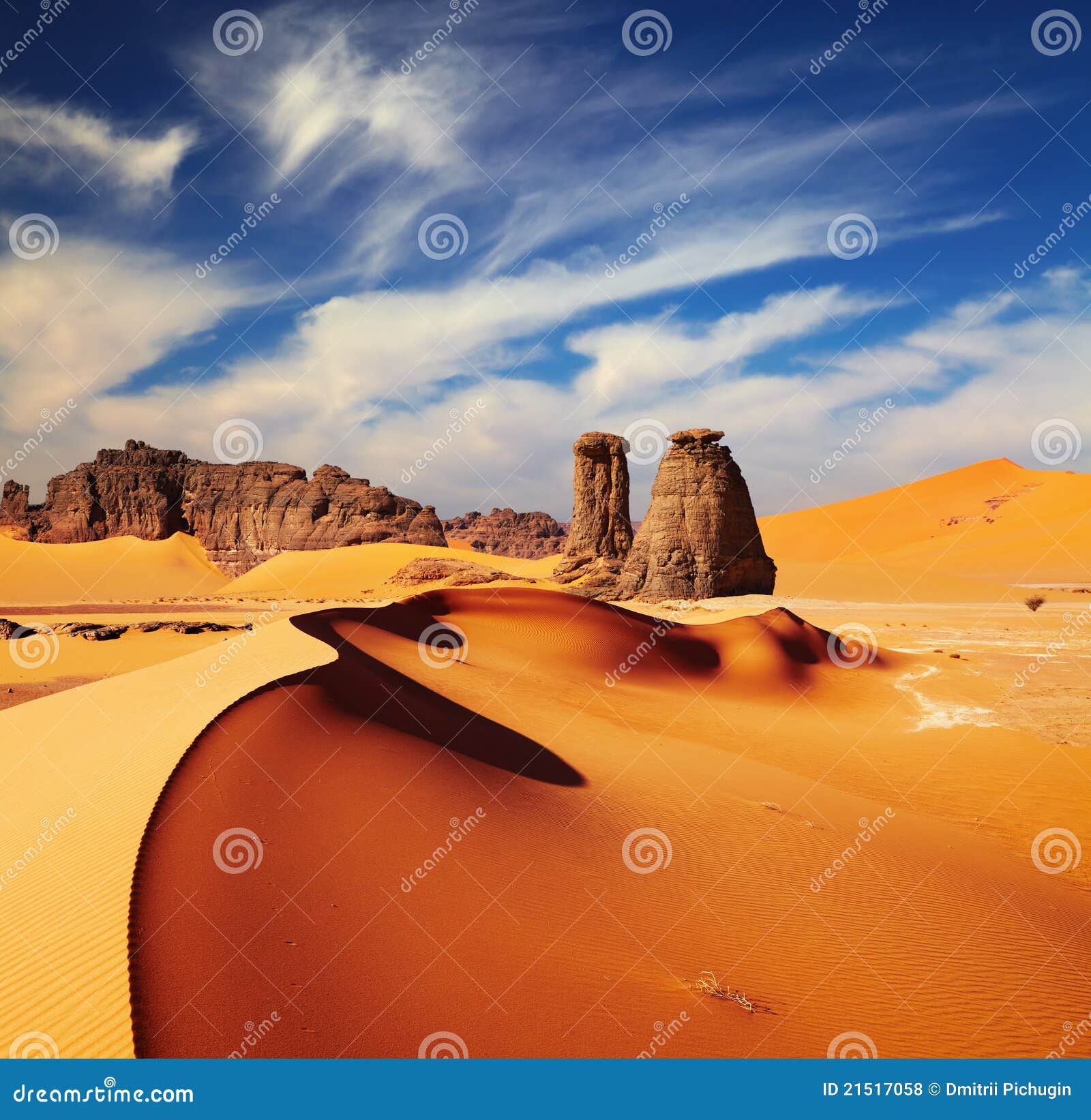 De Woestijn Van De Sahara, Algerije Stock Foto - Image of steen, wolk ...