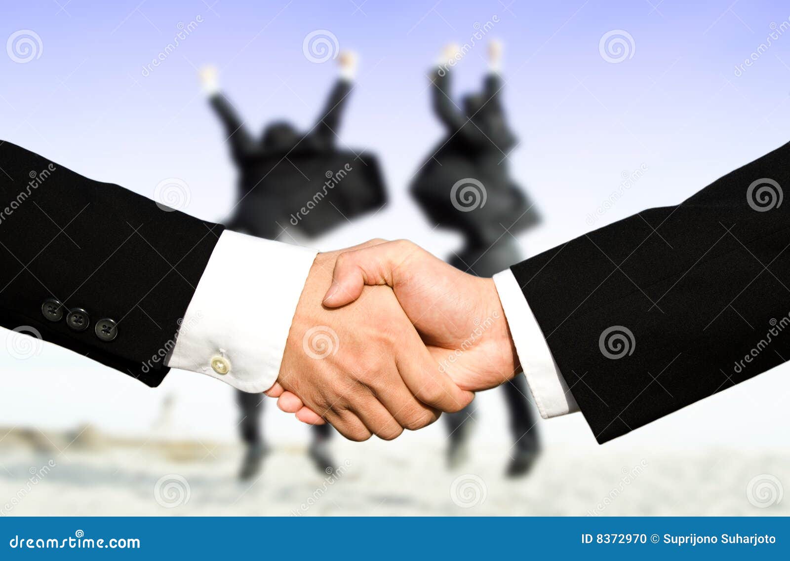 De Zakenlieden Die Van Het Succes Handen Schudden Stock Foto - Image of ...