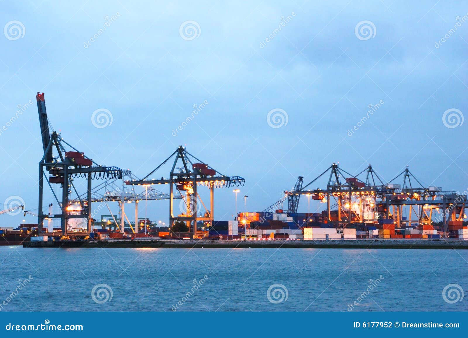 De zeehaven van Rotterdam stock foto. Image of unload - 6177952
