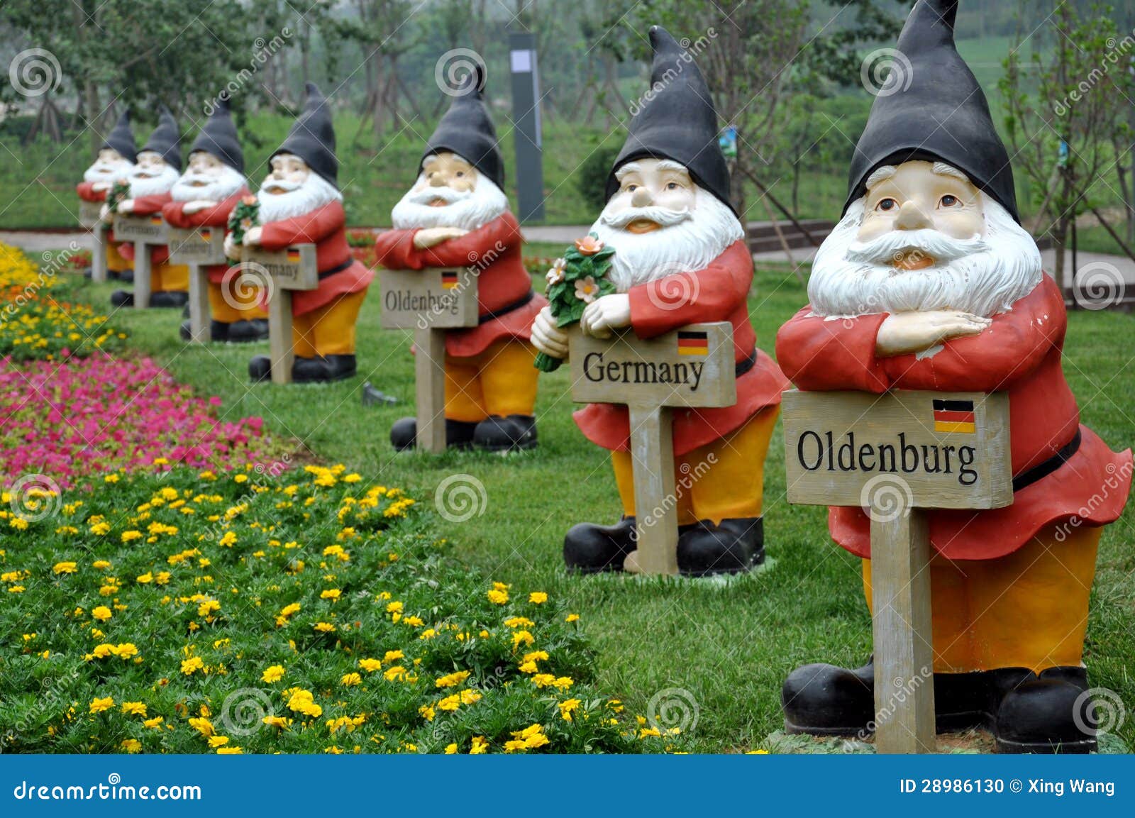 De zeven Dwergen redactionele afbeelding. Image of internationaal ...