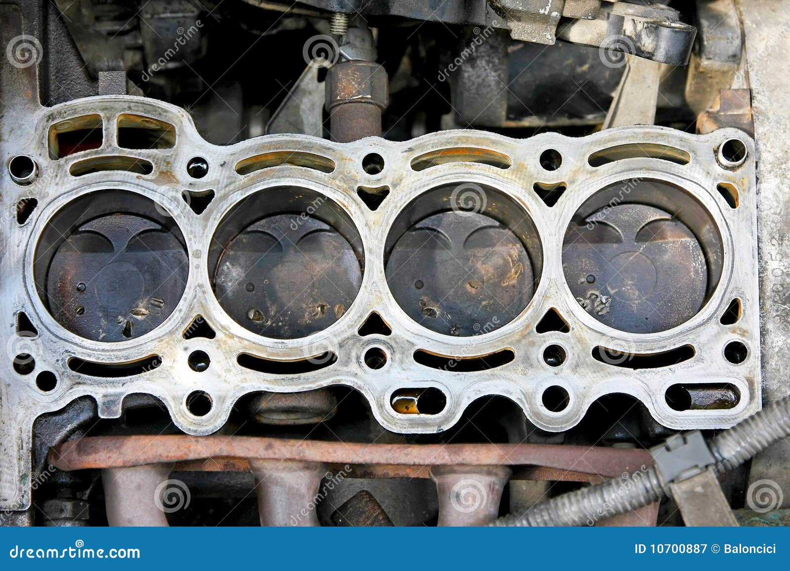 De zuigers van de motor stock afbeelding. Image of cilinders - 10700887