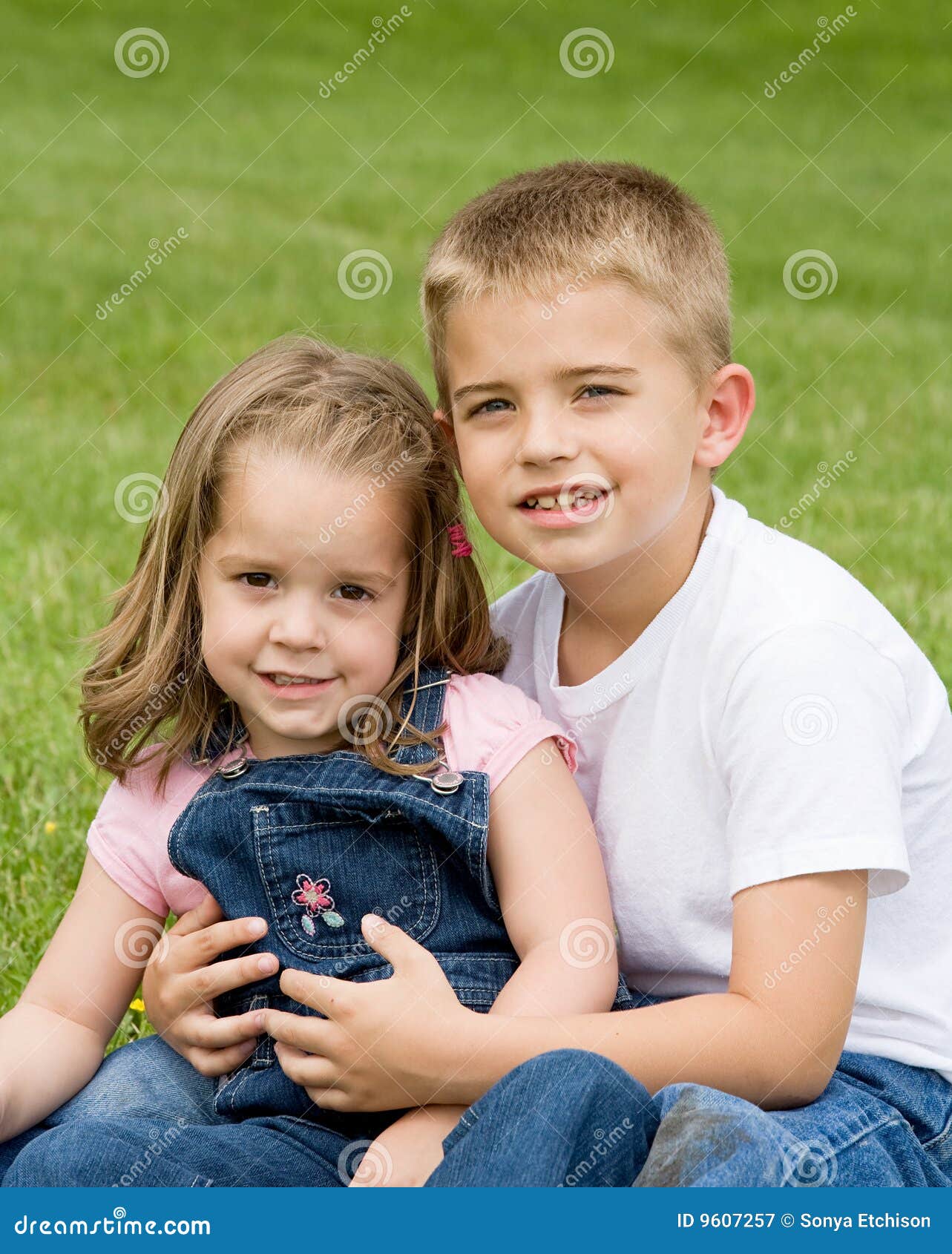 De Zuster van de broer stock afbeelding. Image of broer - 9607257