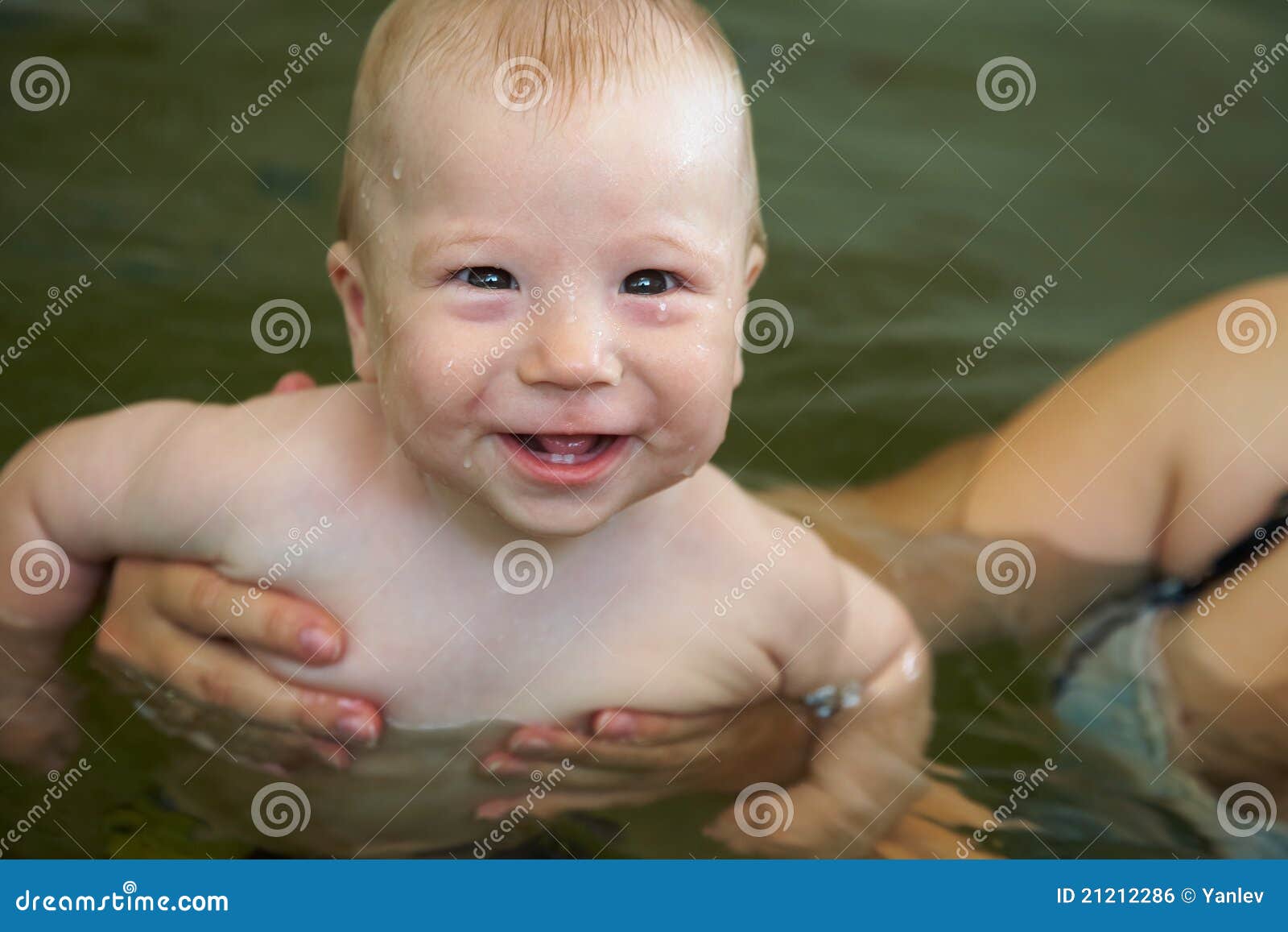 De zwemmer van de baby stock foto. Image of duik, weinig - 21212286