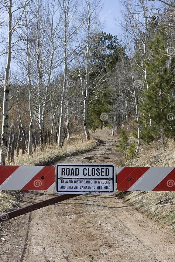 Dead end - road closed stock photo. Image of road, closure - 5026654