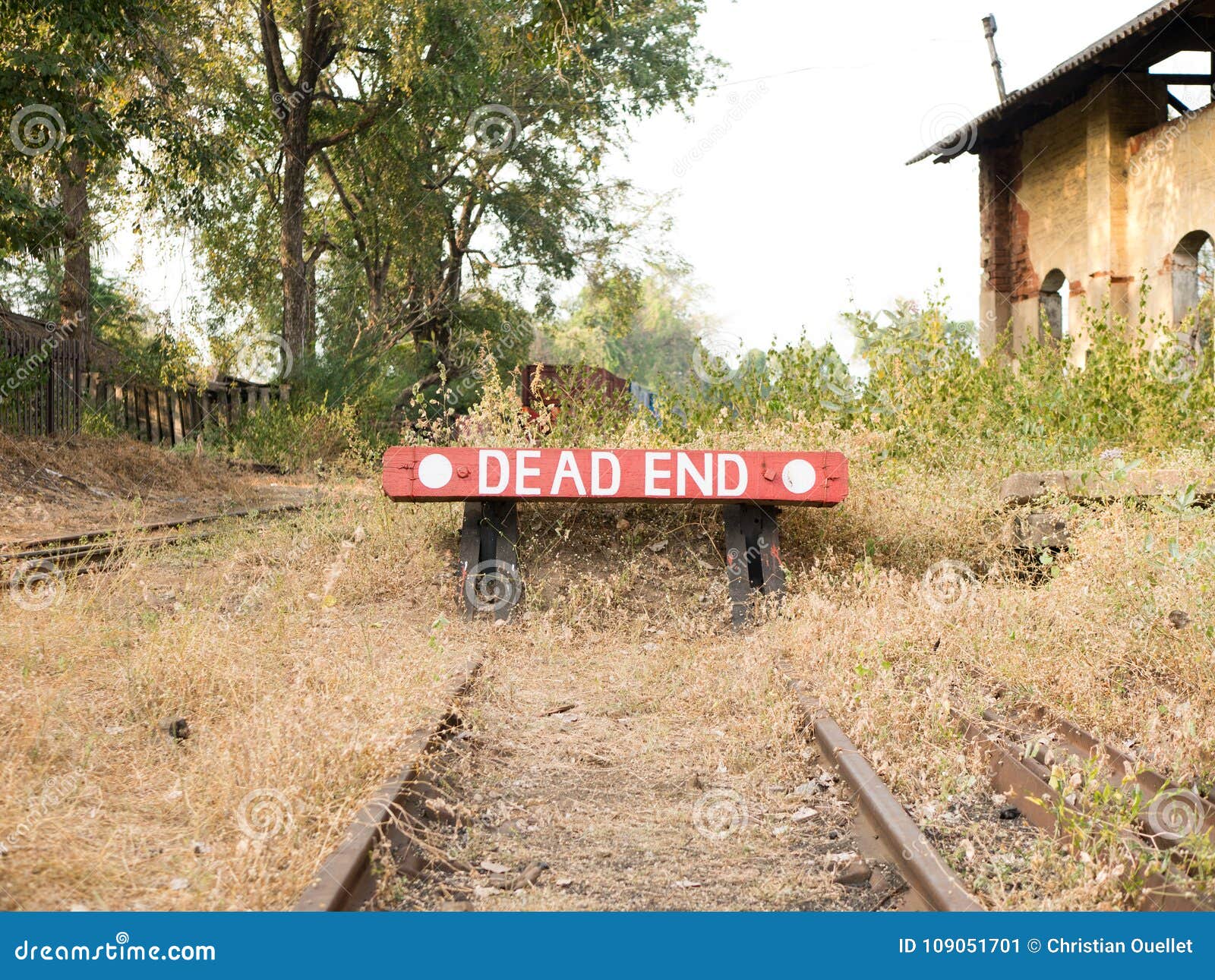 Dead End Sign at a Train Station Stock Image - Image of isolated, sign ...