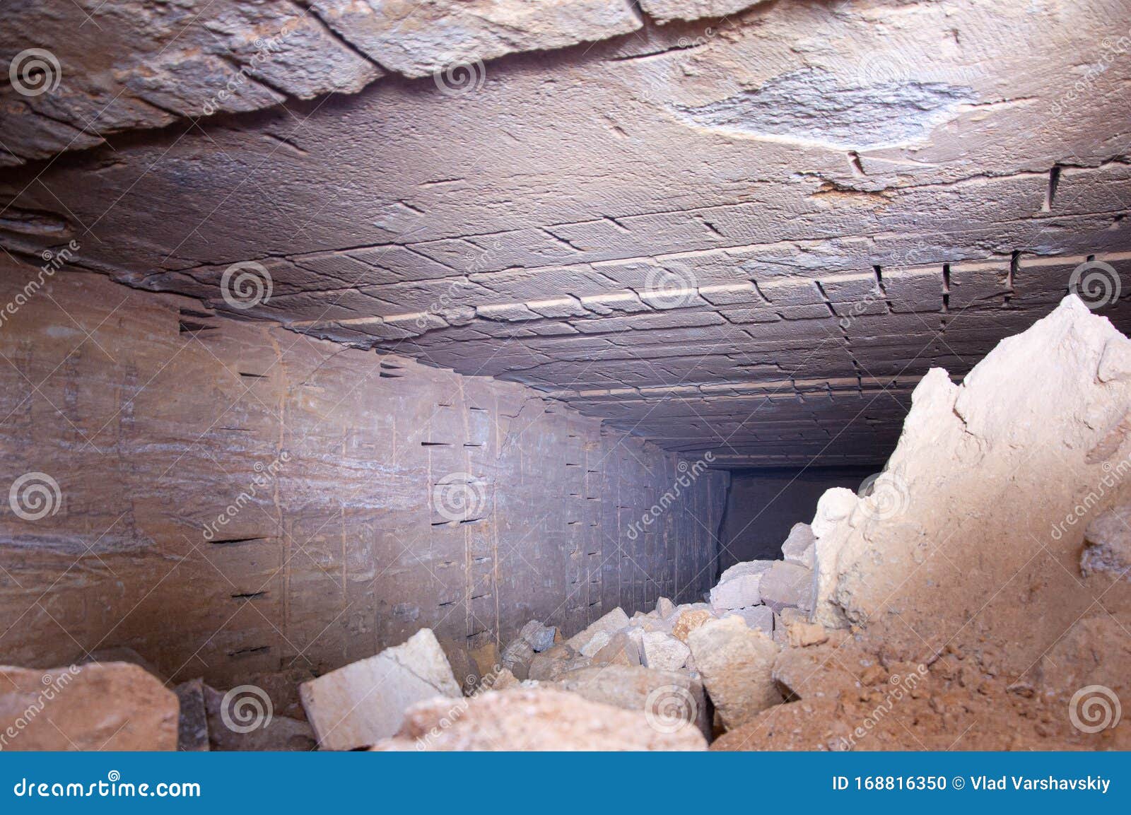 Dead End in Underground Catacombs. Mining Construction Shell Rock Stock ...