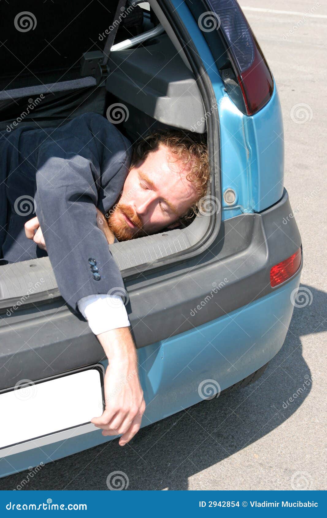 Dead man stock photo. Image of head, transportation, homicide - 2942854