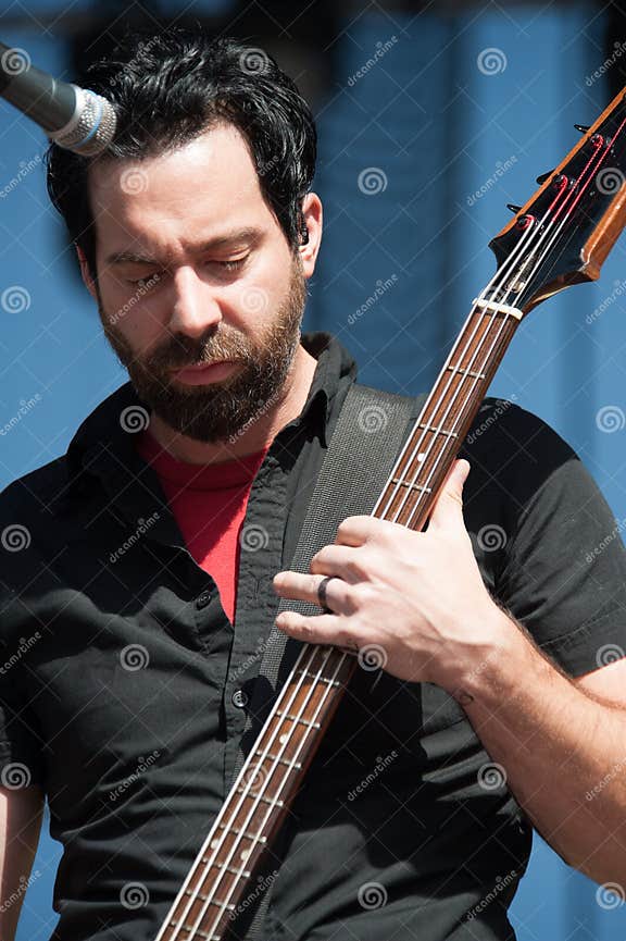 Dean Bernardini editorial stock image. Image of deftones - 26832029