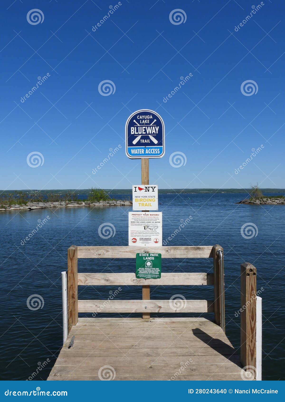 Deans Cove Cayuga Lake Boat Launch Site Signage Stock Photo - Image of ...