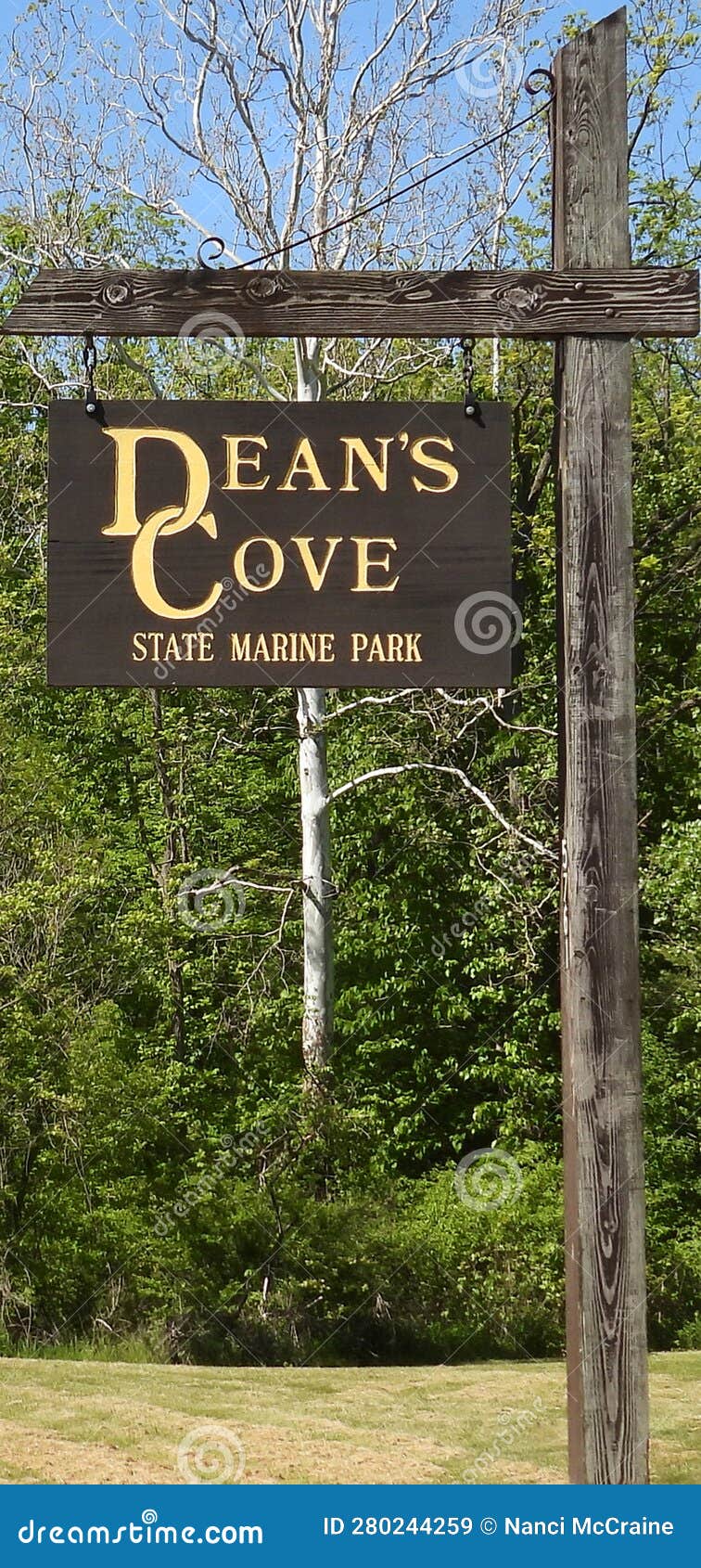 Deans Cove State Marine Boat Launch Park Wood Entry Sign Editorial ...
