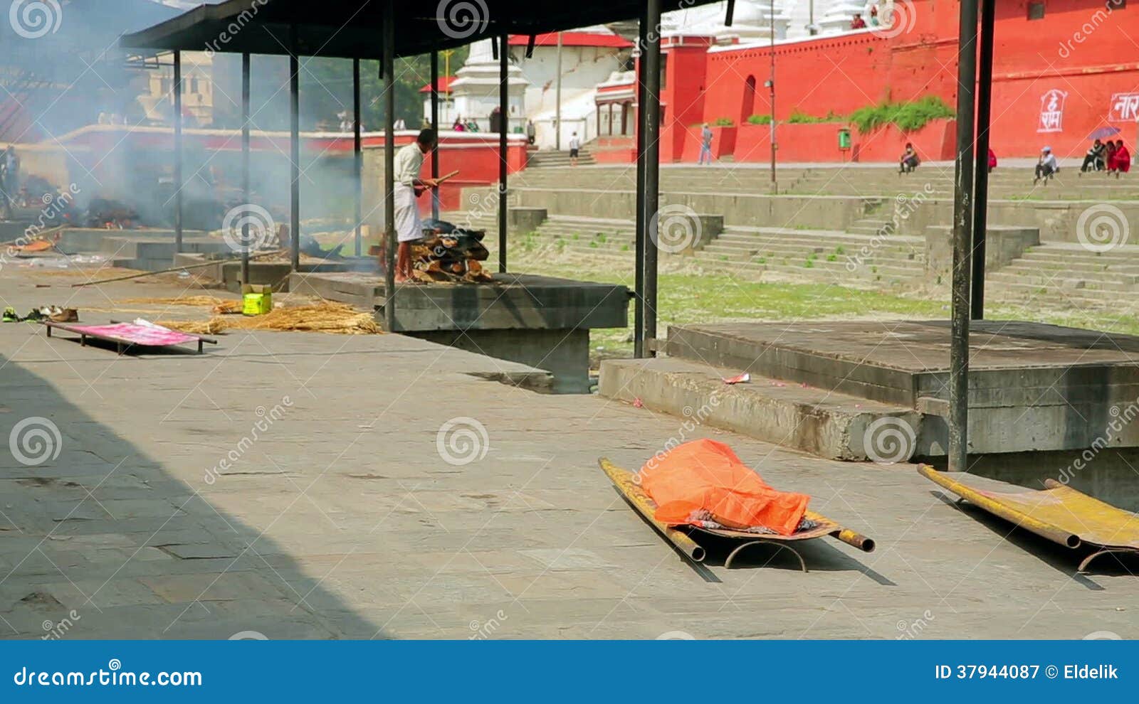 Death Corpse Burning Cremation Fire Pashupatinath Temple Kathmandu ...