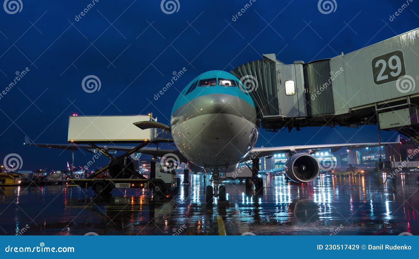 Of Deboarding and Servicing Arrived Plane at Night Stock Image - Image ...