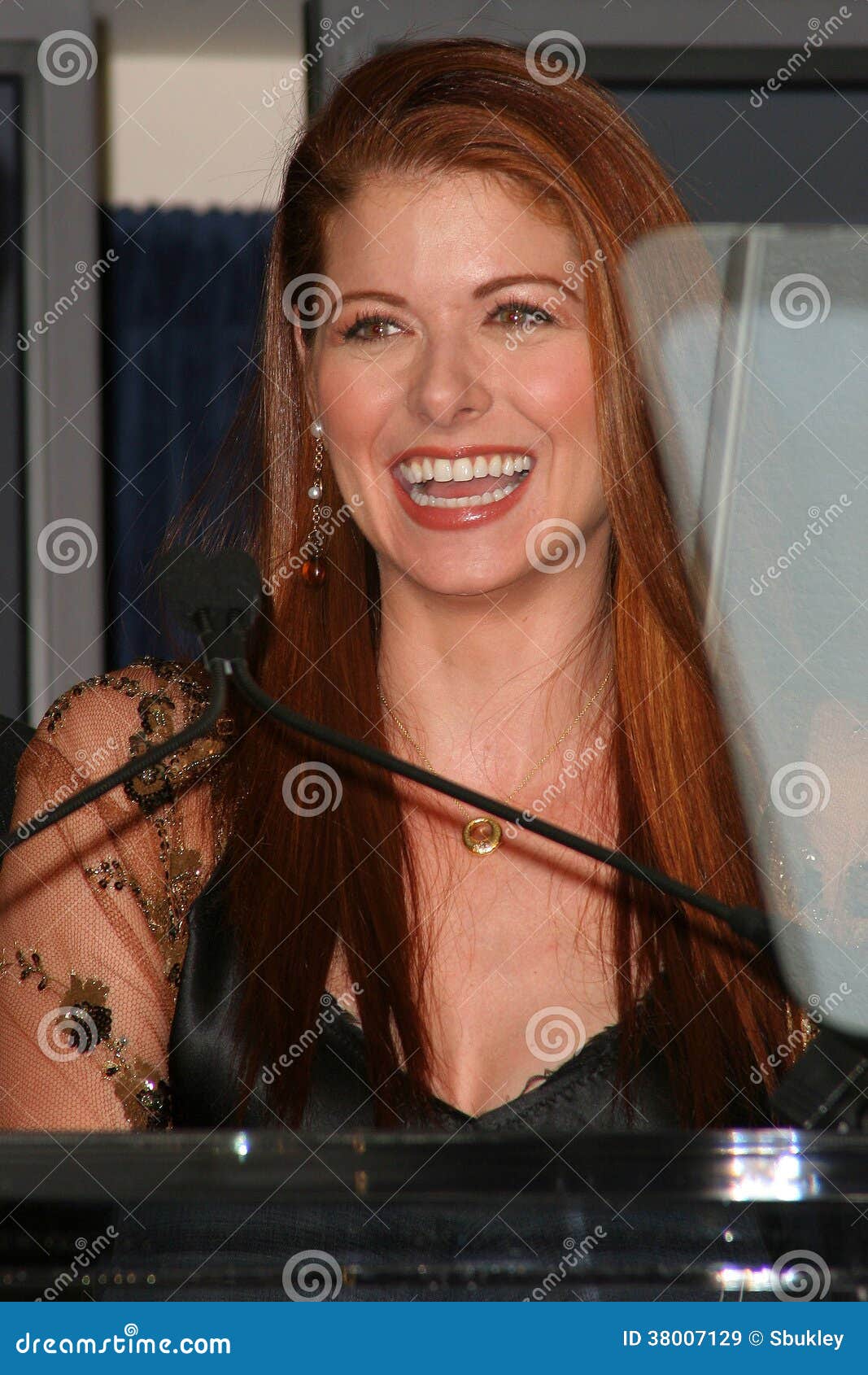Debra Messing editorial stock image. Image of debra, nominations - 38007129