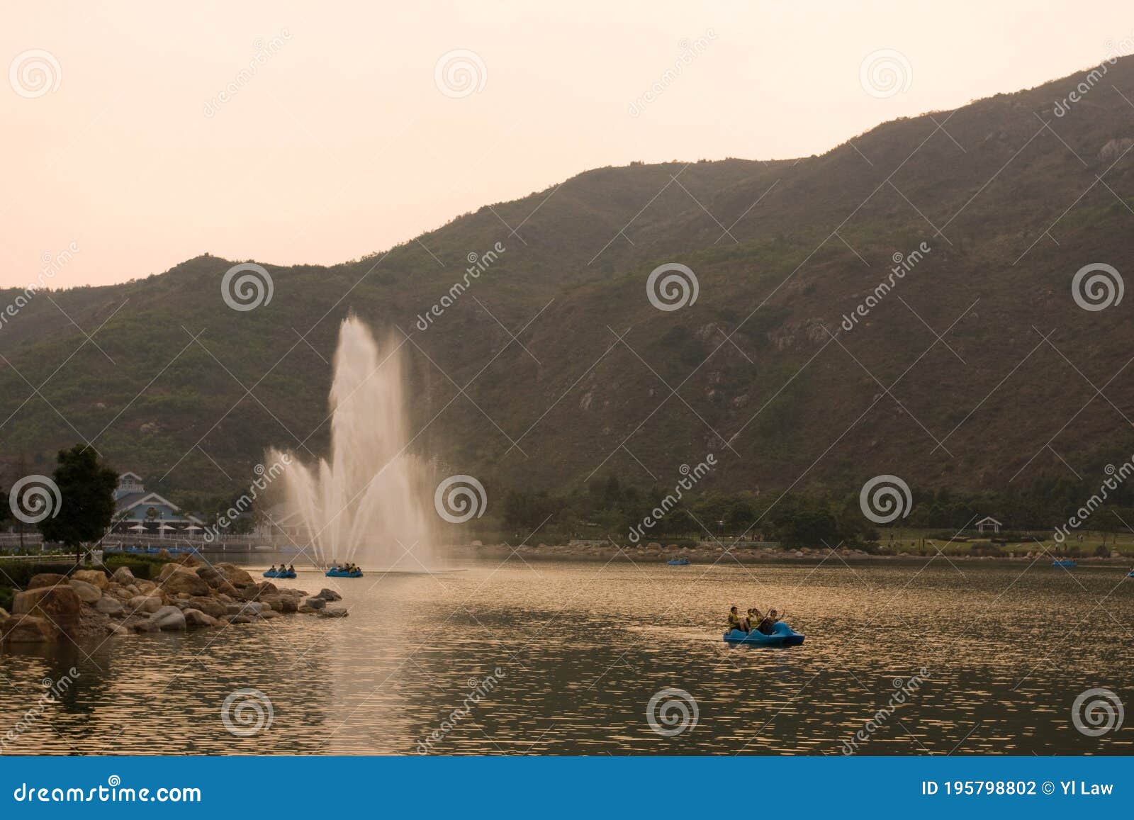 2 Dec 2007 the Lake, Inspiration Lake Recreation Centre, Hk Stock Photo ...