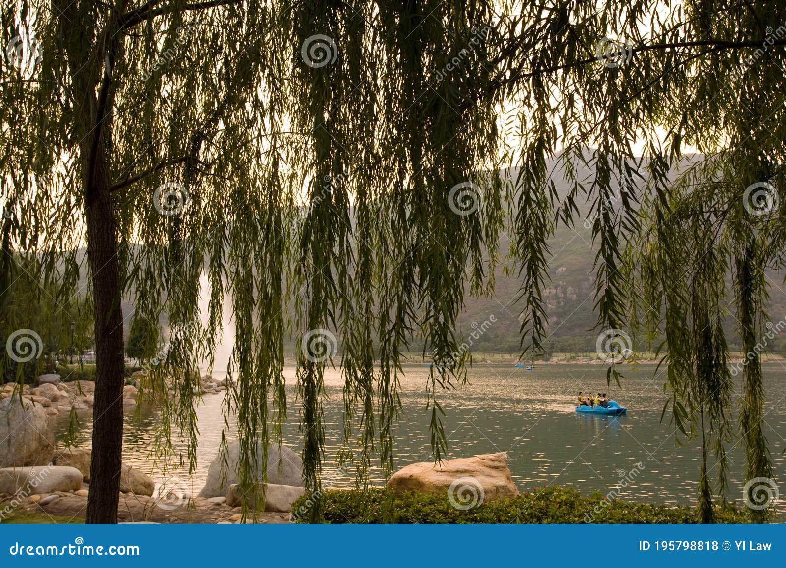 2 Dec 2007 the Lake, Inspiration Lake Recreation Centre, Hk Stock Photo ...