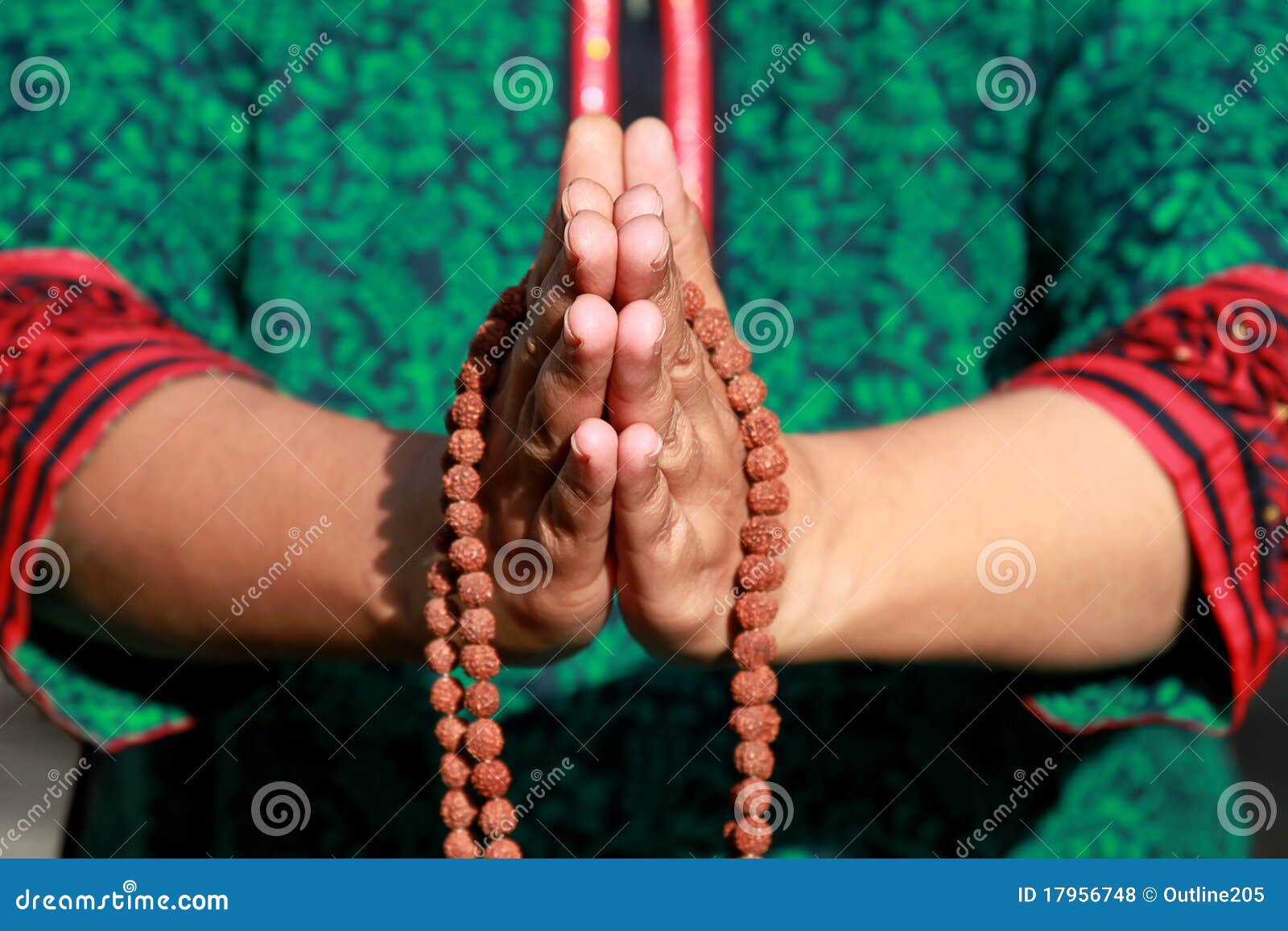 Decir el rezo foto de archivo. Imagen de india, iglesia - 17956748