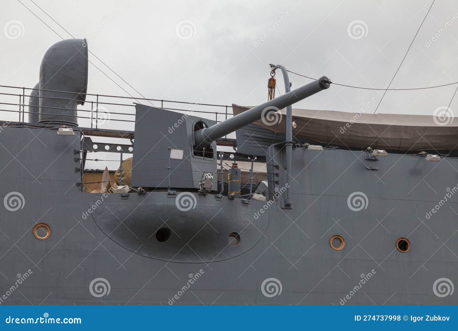 Deck Gun of an Old Russian Cruiser Stock Photo - Image of heavy, deck ...