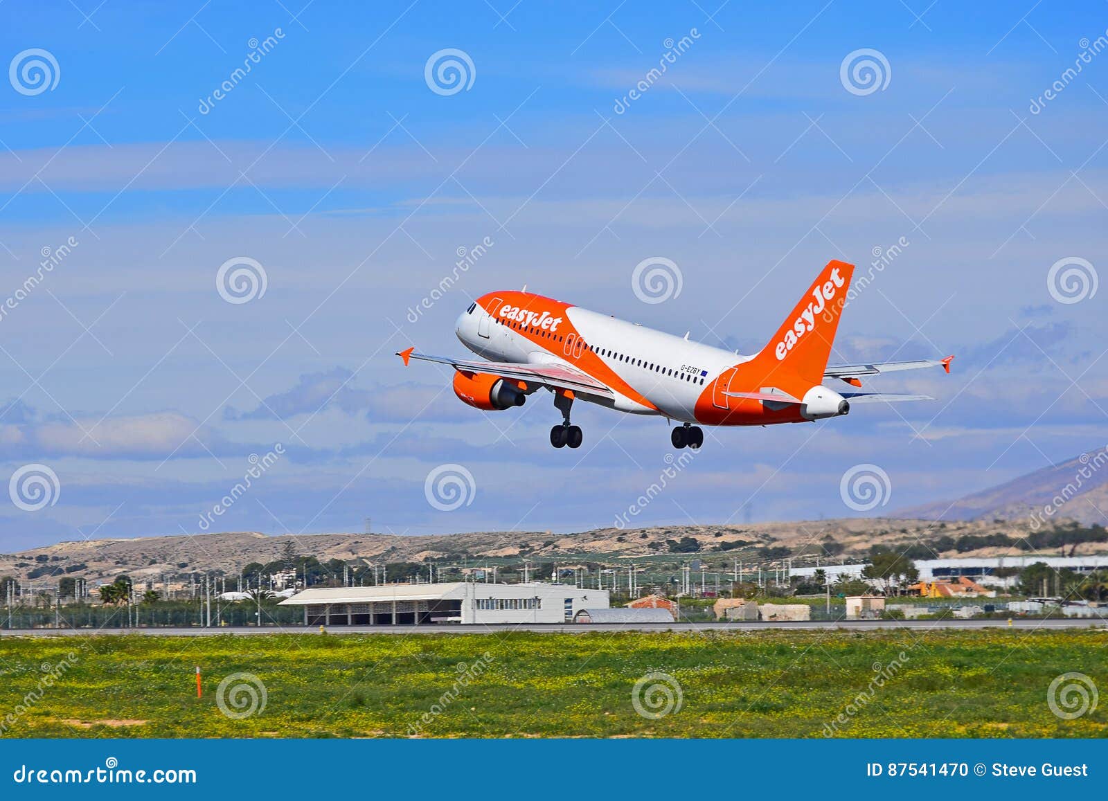 Decollo Dell'aereo Passeggeri Immagine Editoriale - Immagine di aerei ...