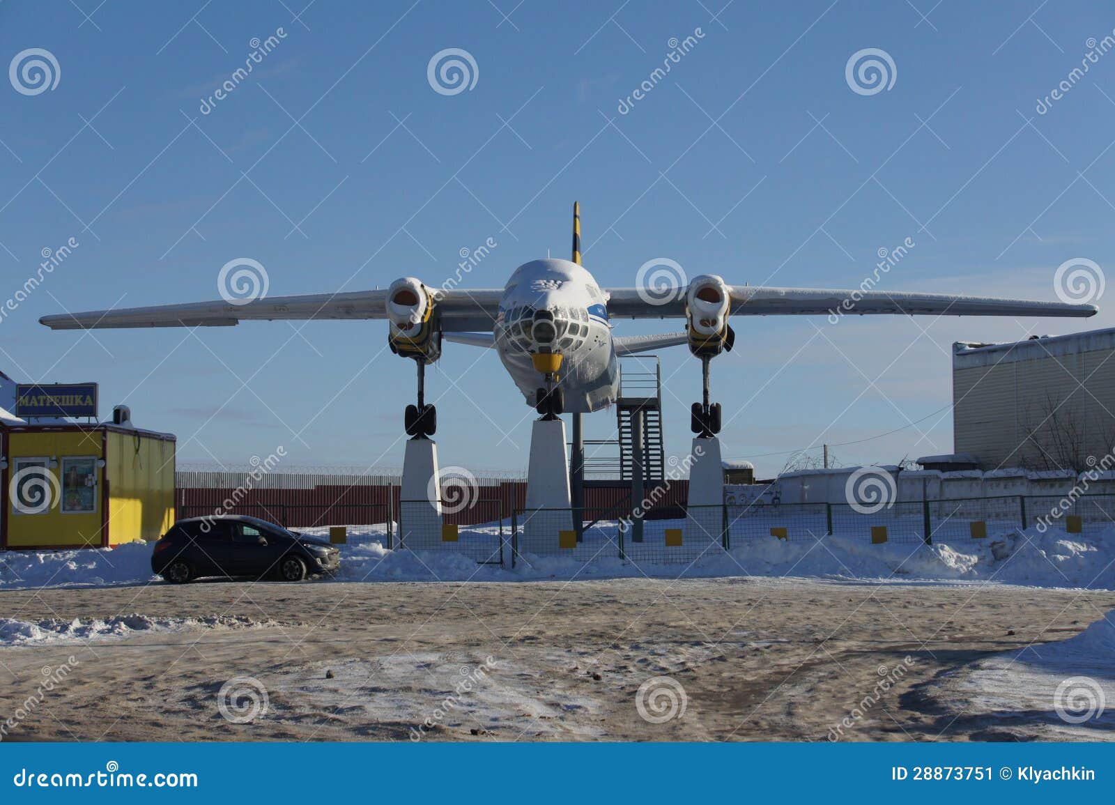 Decommissioned aircraft editorial photo. Image of winter - 28873751