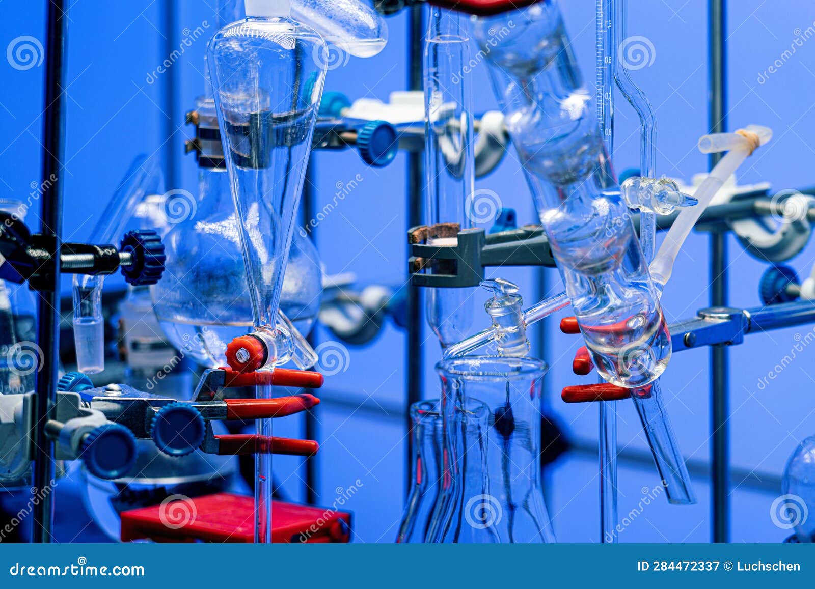 Decomposition Reaction: a Single Reactant Breaks Down into Two or More ...