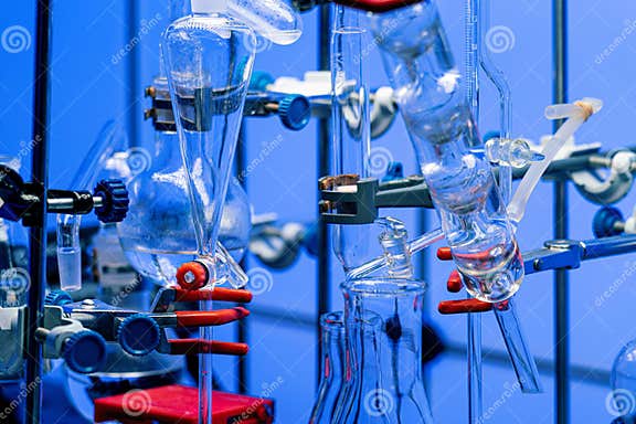 Decomposition Reaction: a Single Reactant Breaks Down into Two or More ...