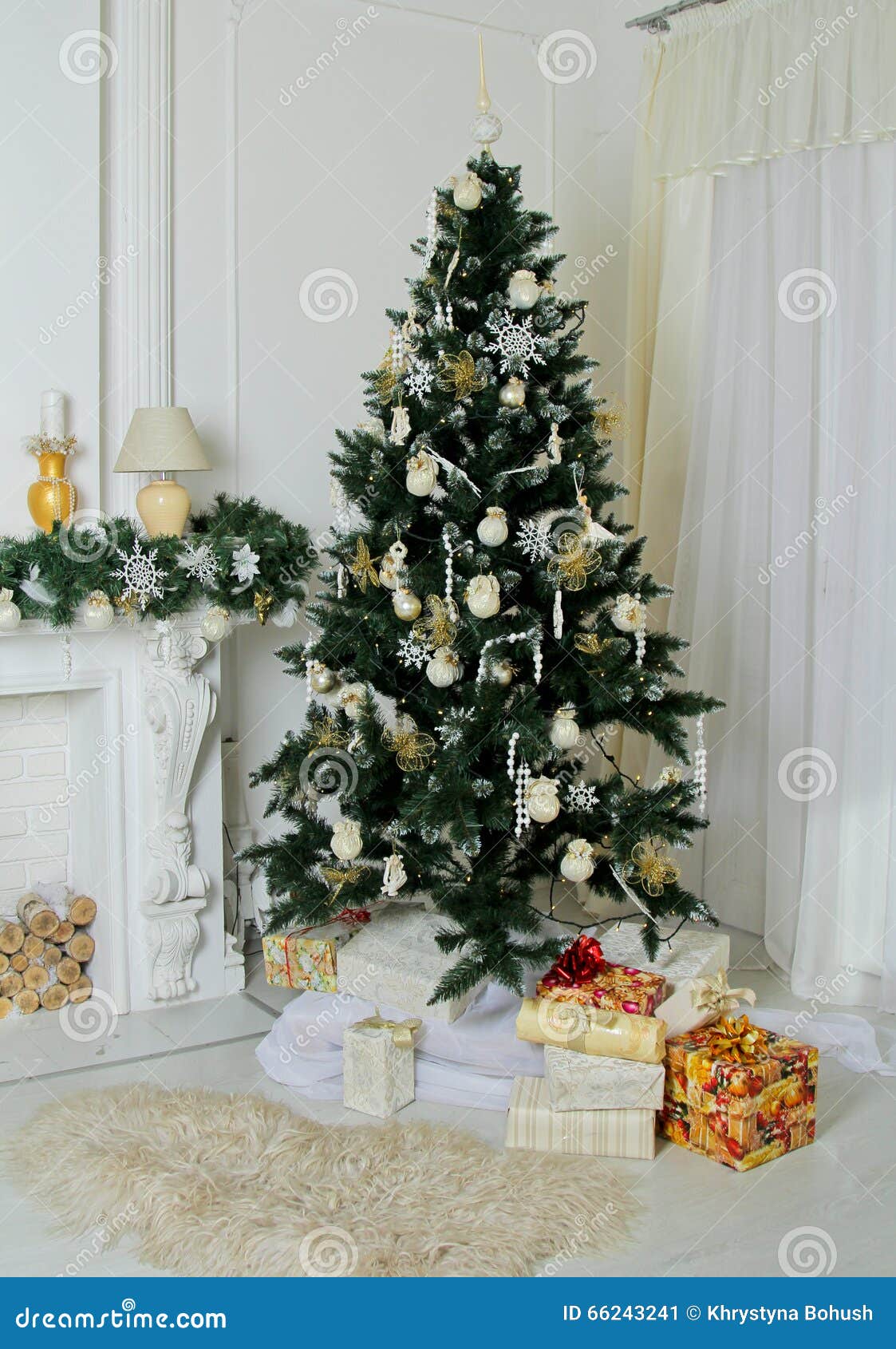 Decorated Christmas Tree at Home Stock Image - Image of white, cozy ...