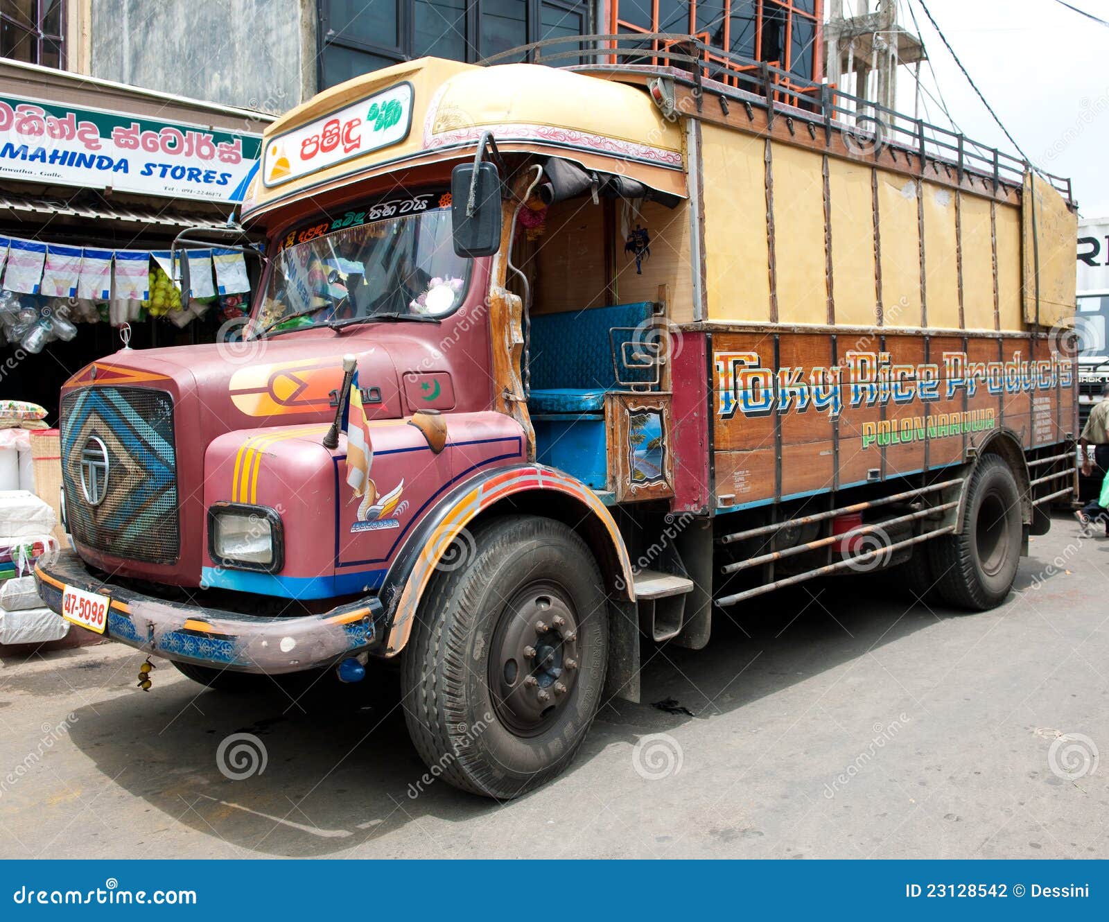 Sri Lankan Truck Lanka Ashok Leyland In The Cityscape, Colombo ...