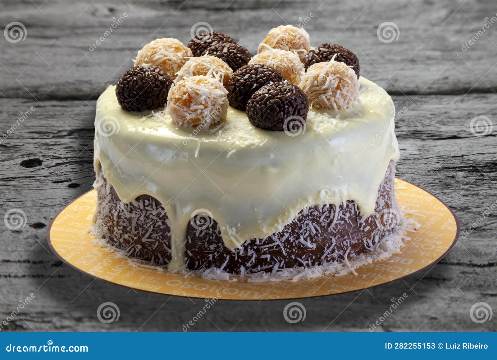 Decorating Chocolate Cake with Sprinkles on the Sides Dulce De Leche ...