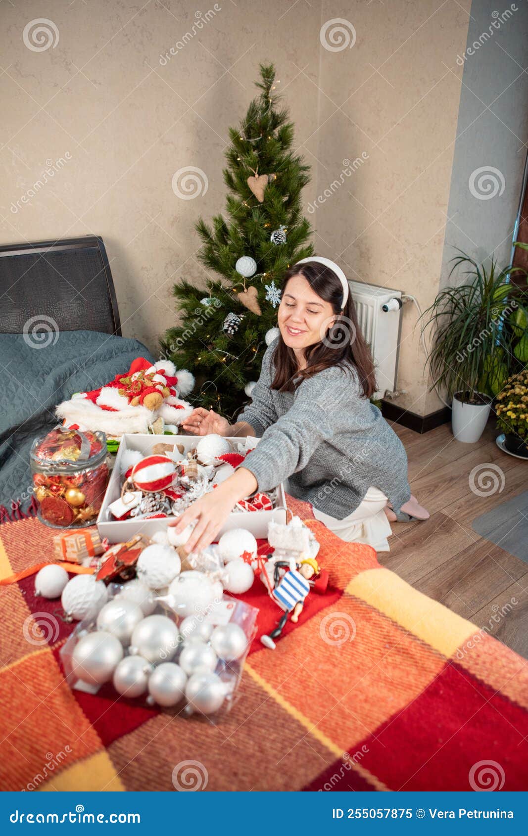 Decorating Christmas Tree Inside Stock Image - Image of home ...