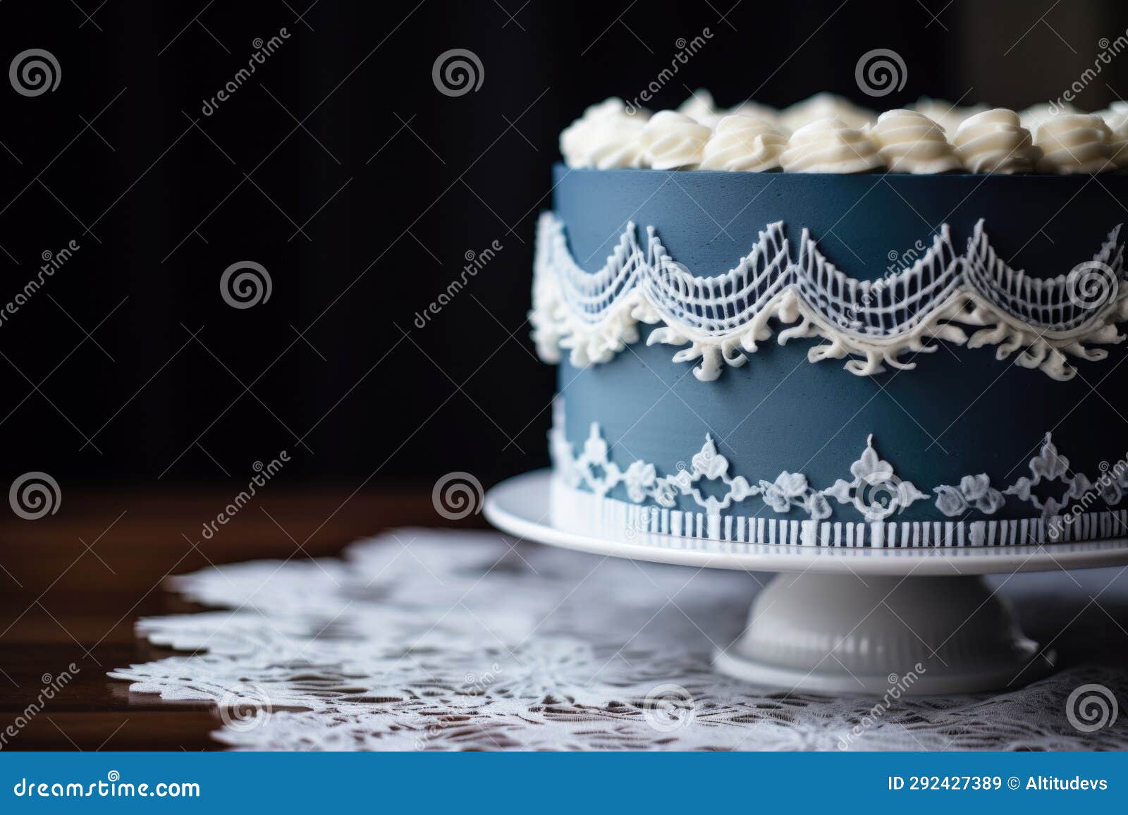 Decorative Icing Piped Onto the Edge of a Cake Stock Image - Image of ...