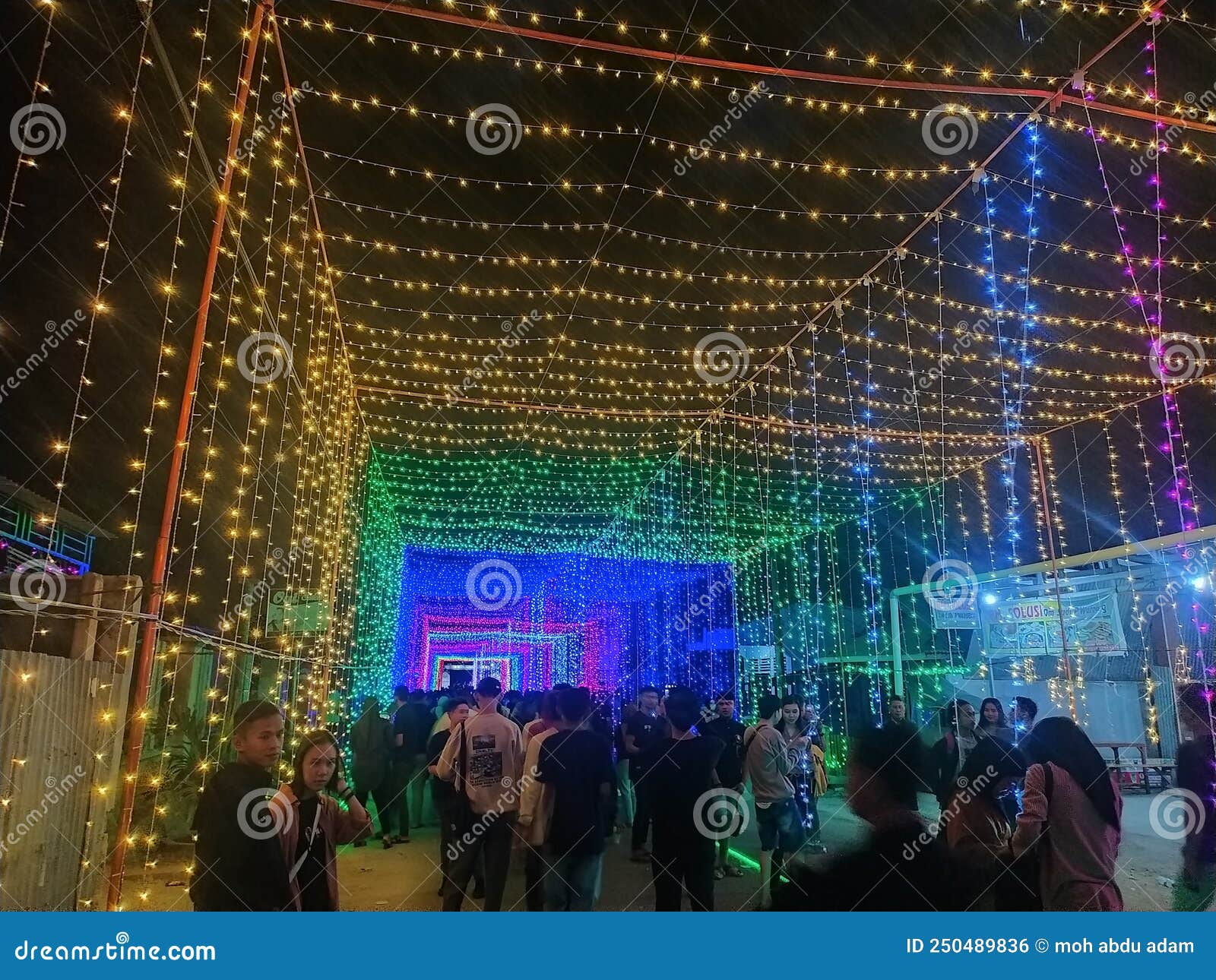 Decorative Lights on the Night of Eid Al-Fitr Editorial Photo - Image ...