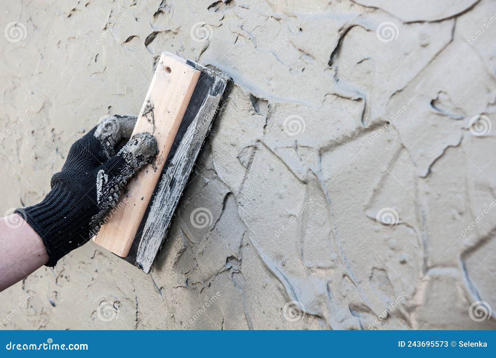 Decorative Plaster Coating, Master Makes the Texture of Venetian ...