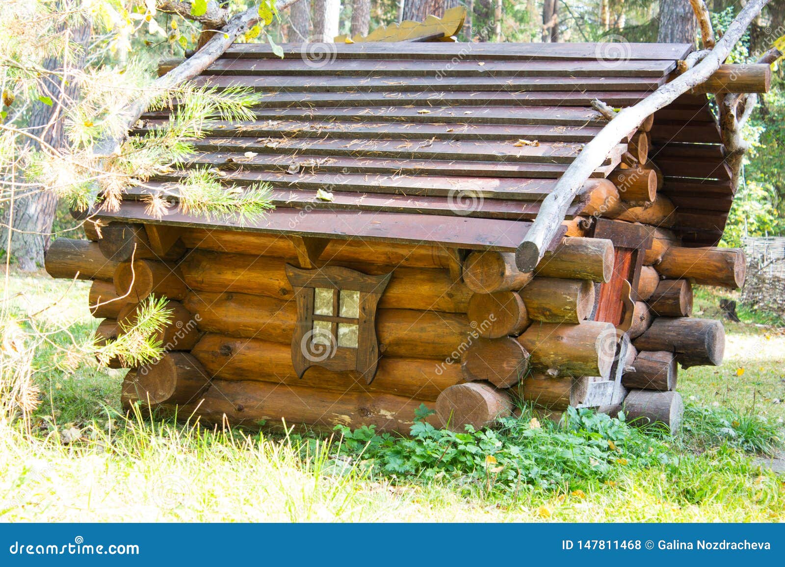 Wooden Hut Forest Stock Images - Download 15,969 Royalty Free Photos